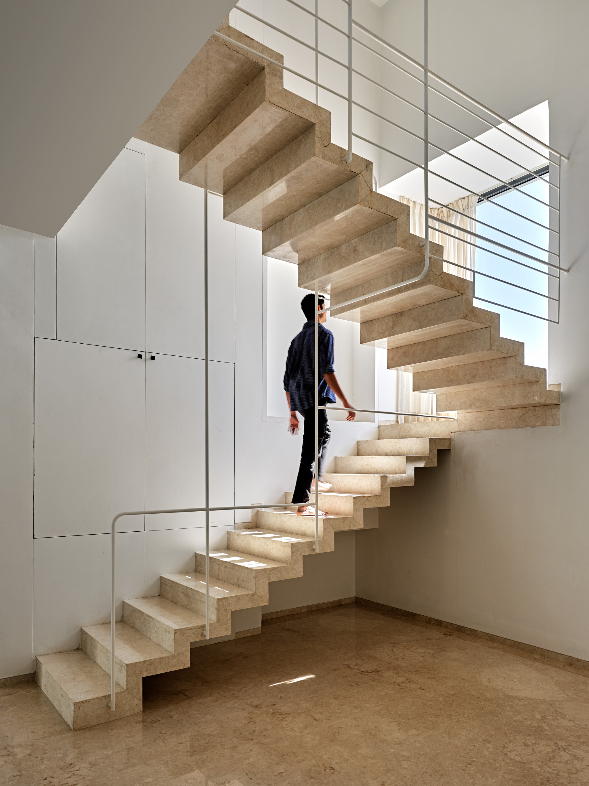 Gallery of The Split House / Collage Architecture Studio - 18