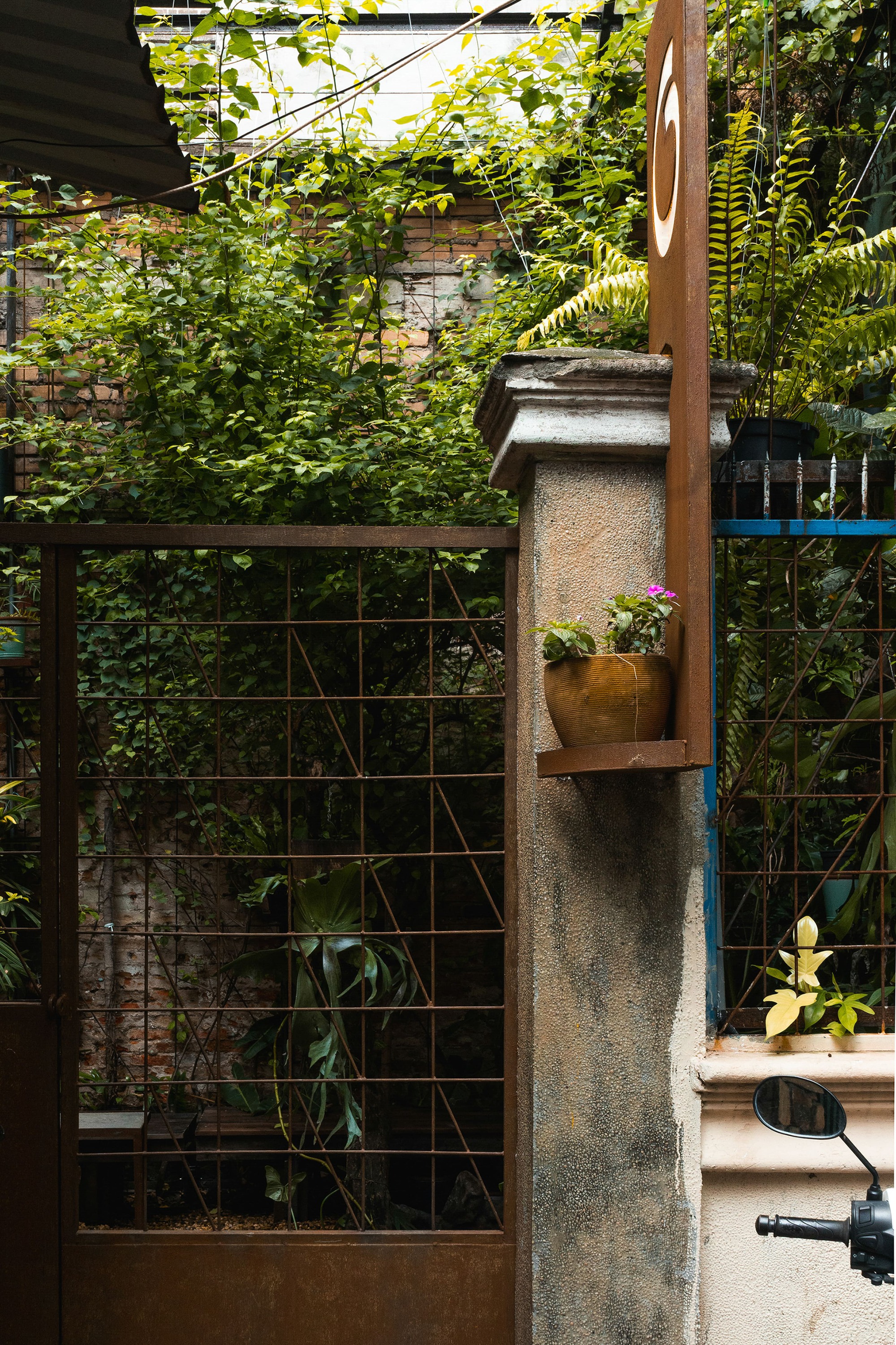 Gallery of O Plant-based Ton That Dam Cafe Restaurant / xưởng xép - 22