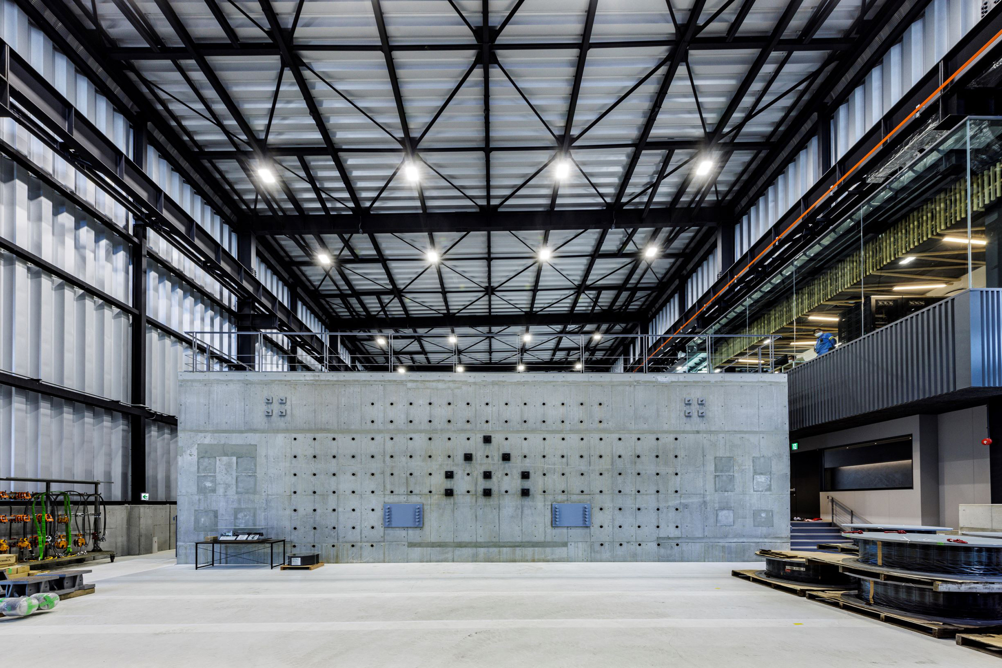 Gallery of E-Isolations Testing and Research Facility / TAISEI DESIGN ...