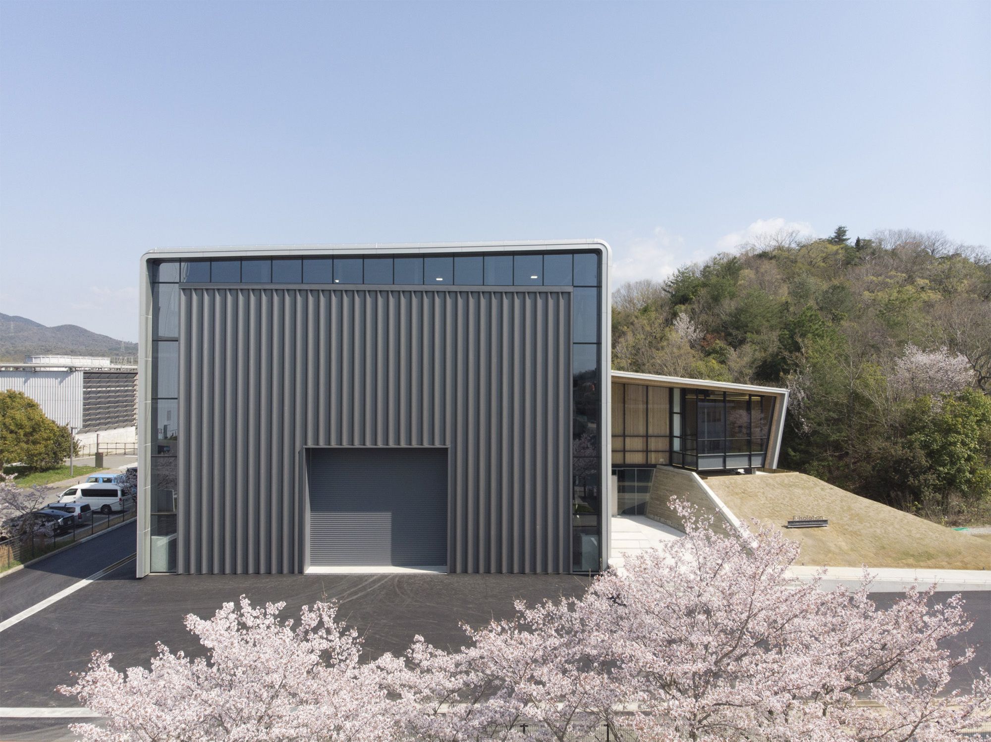 Gallery of E-Isolations Testing and Research Facility / TAISEI DESIGN ...