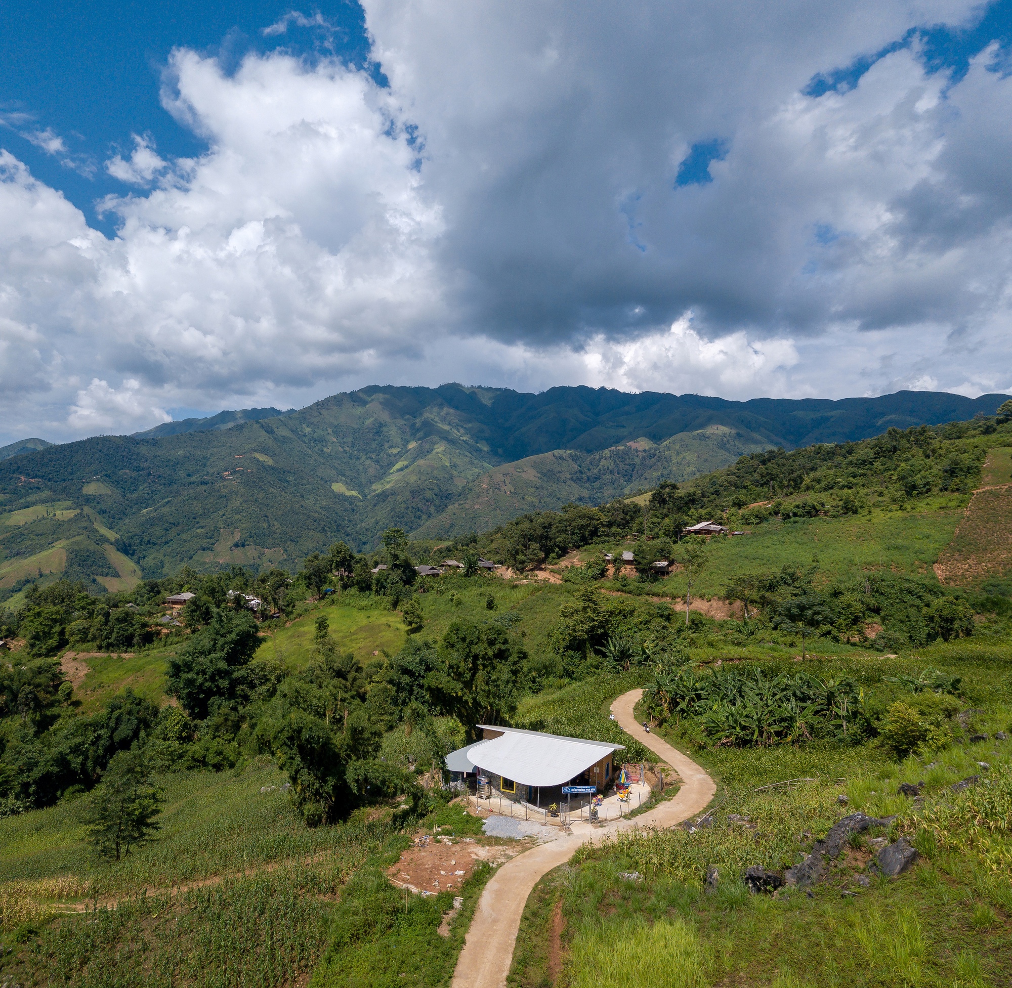 Galeria de Escola Pha Hún / 1+1>2 Architects - 17