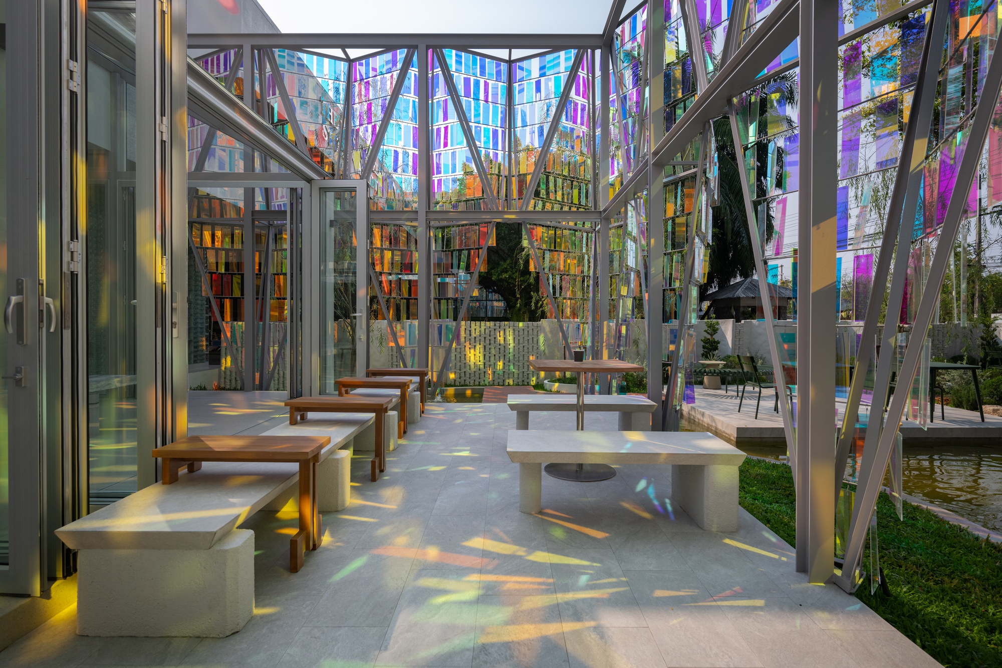 Gallery of The Facets Cafe / BBWORKSPACE - 10