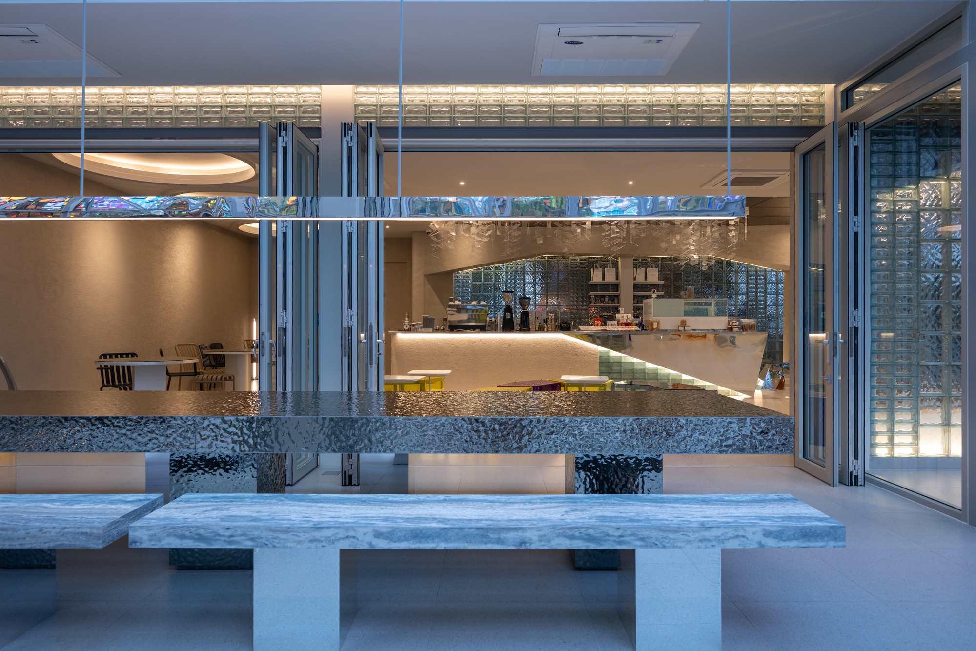 Gallery of The Facets Cafe / BBWORKSPACE - 17