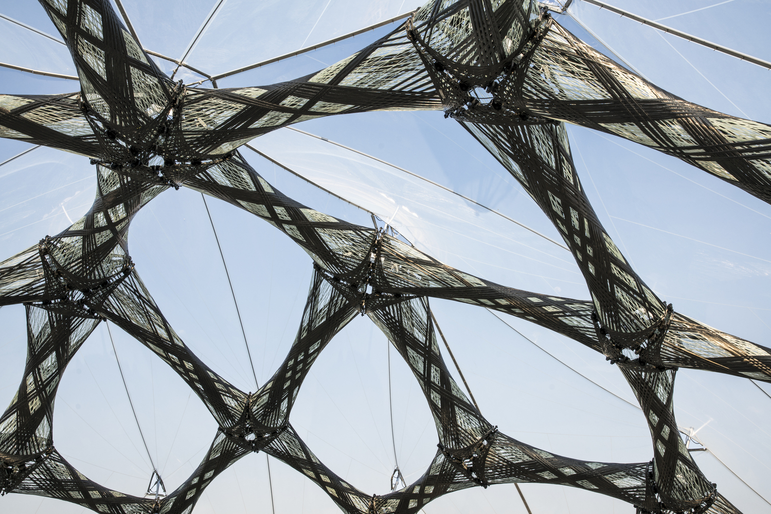 Gallery of Understanding Soft Architecture: The Shift from Monument to ...