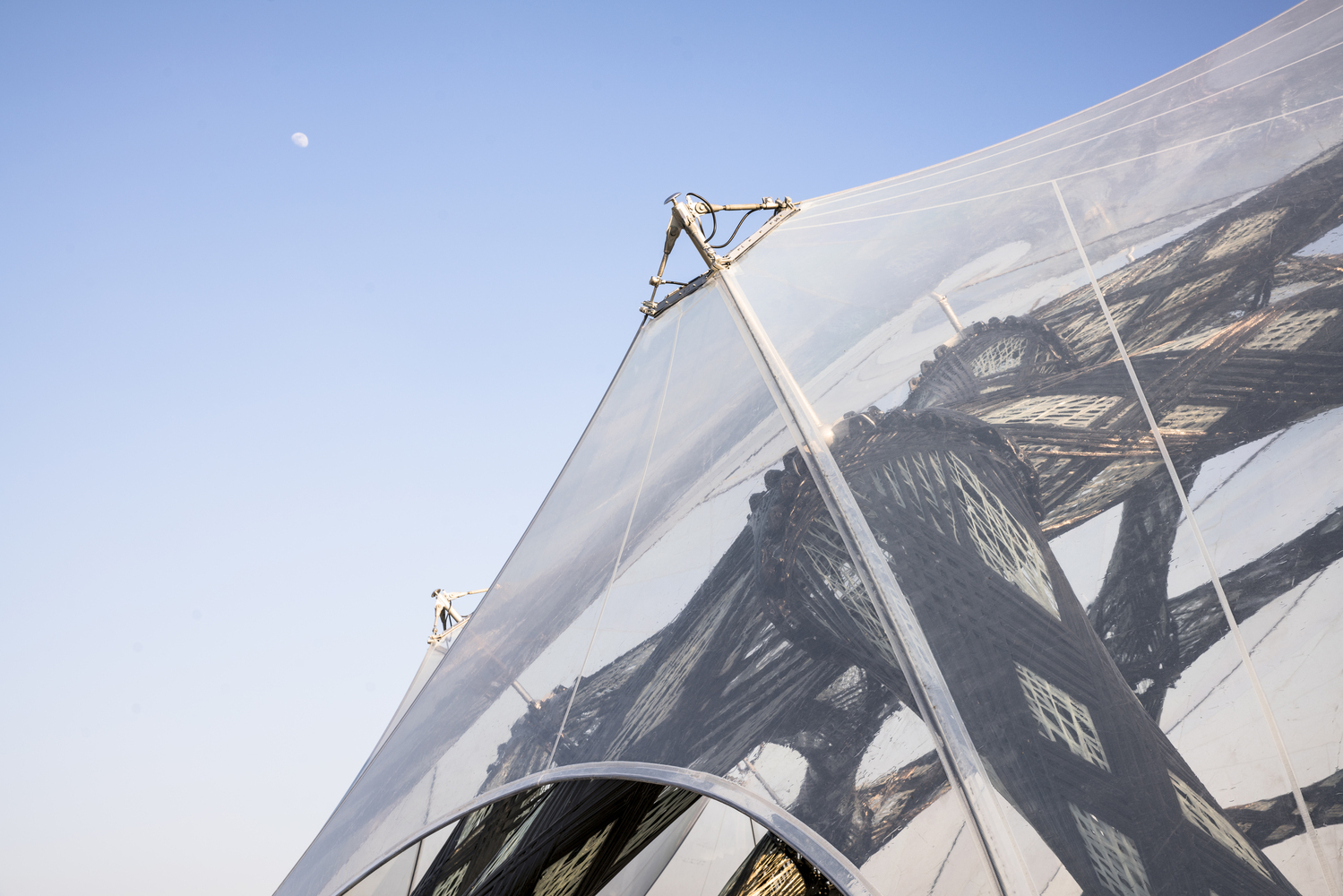 Gallery of Understanding Soft Architecture: The Shift from Monument to ...