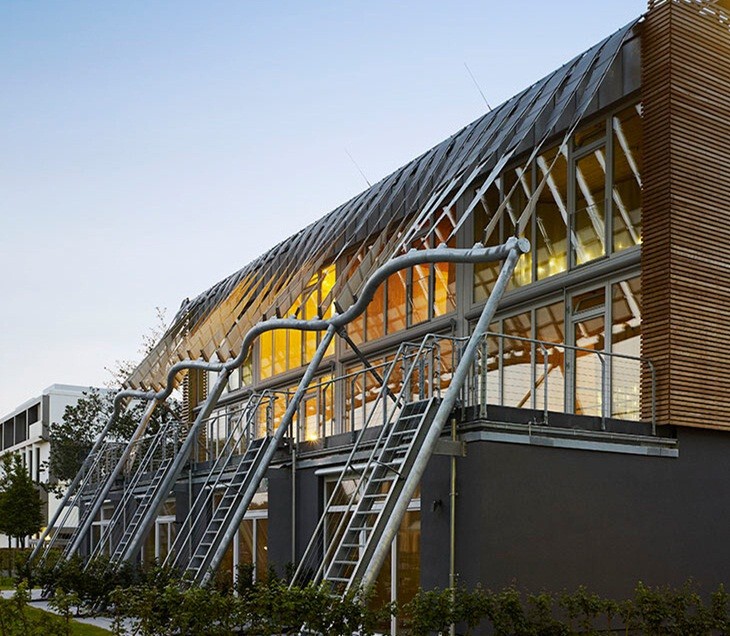 Gallery of Understanding Soft Architecture: The Shift from Monument to ...