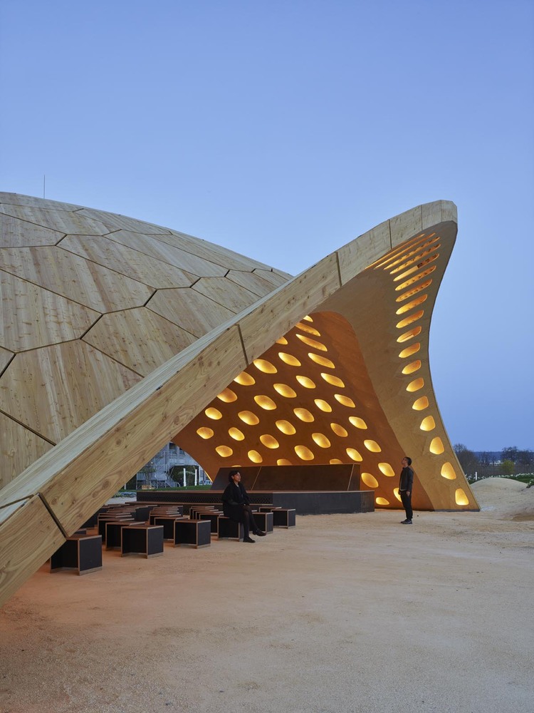 Gallery of Understanding Soft Architecture: The Shift from Monument to ...