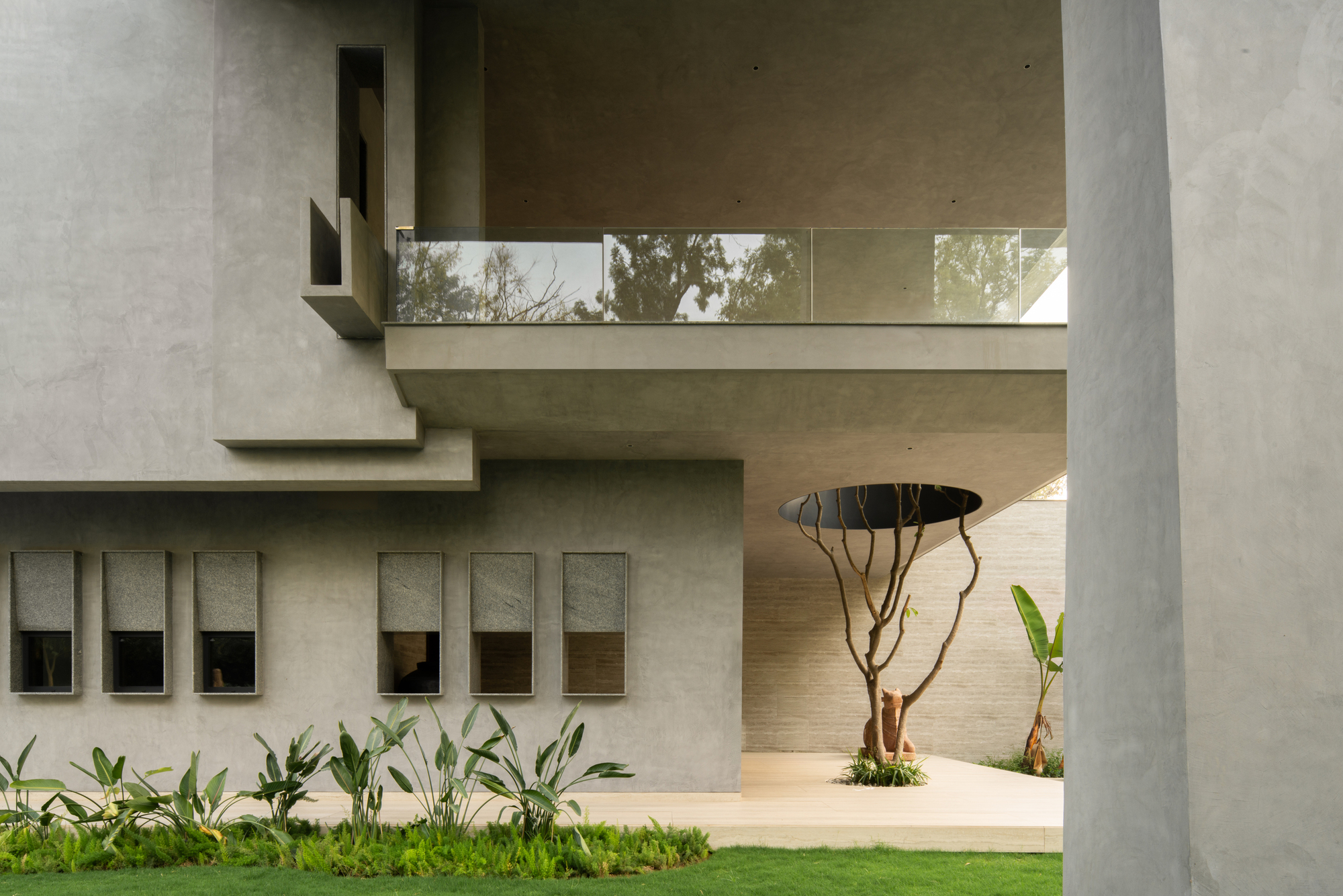 Gallery of House Around The Oblique Column / RENESA Architecture Design ...