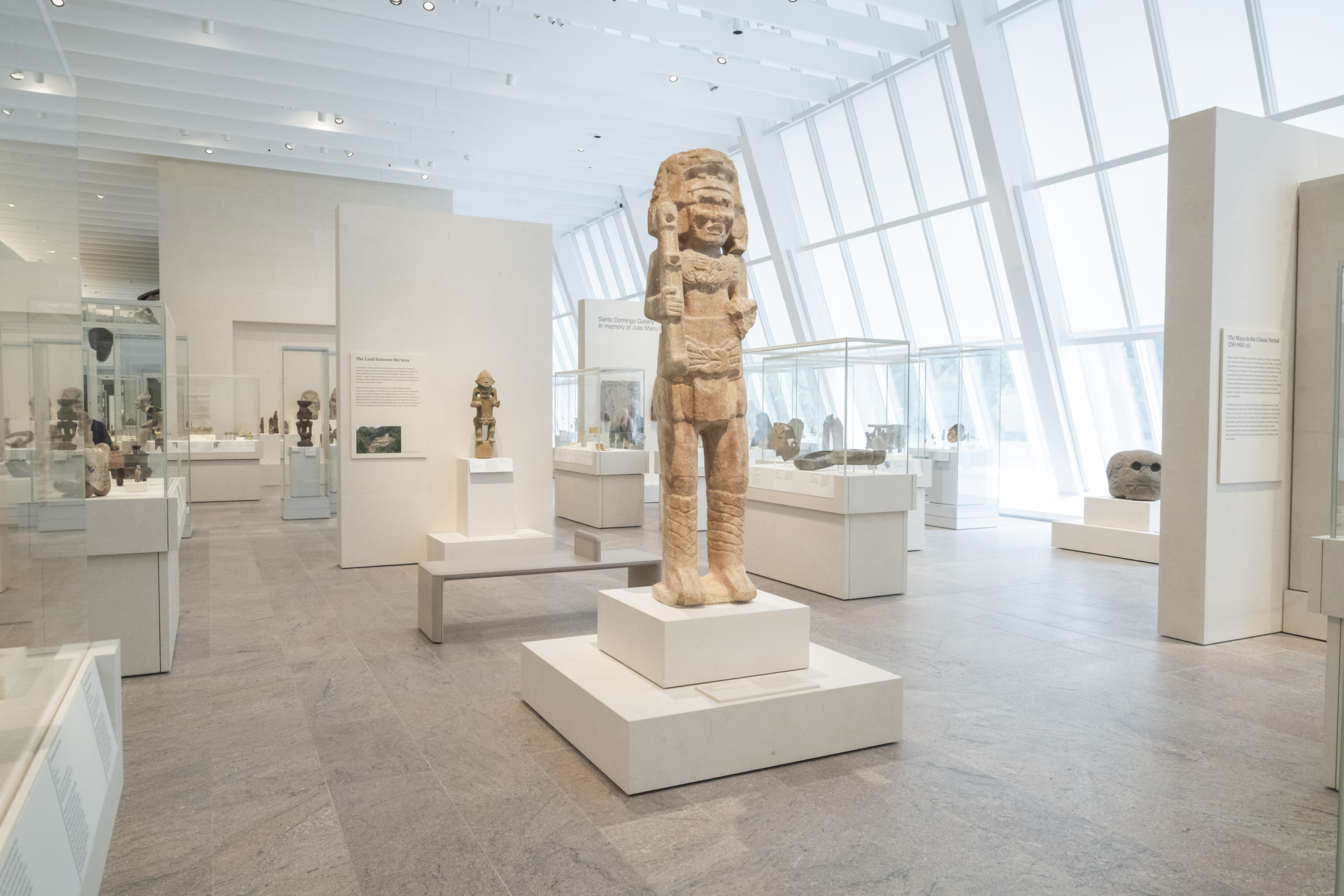 Gallery of Transparent Boundaries: Technology and the Display of ...