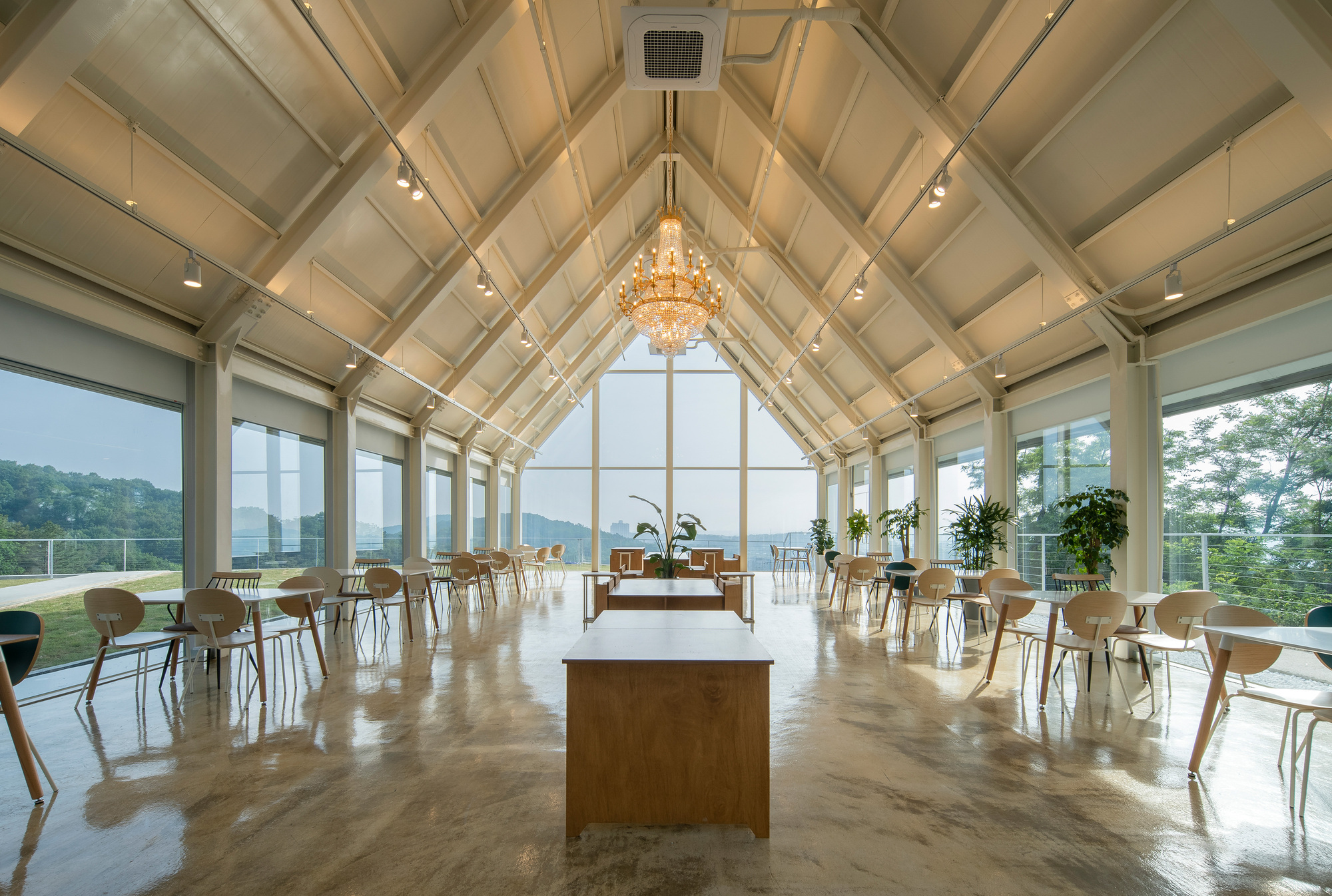 Gallery of May Day Cafe / SPACE DOT - 17