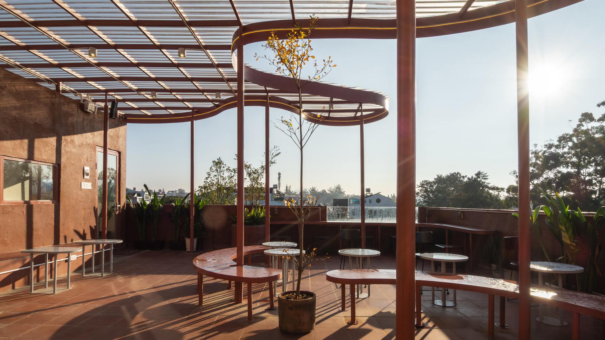 Gallery of Hong Tra Hoa Binh Bui Thi Xuan Cafe / xưởng xép - 5