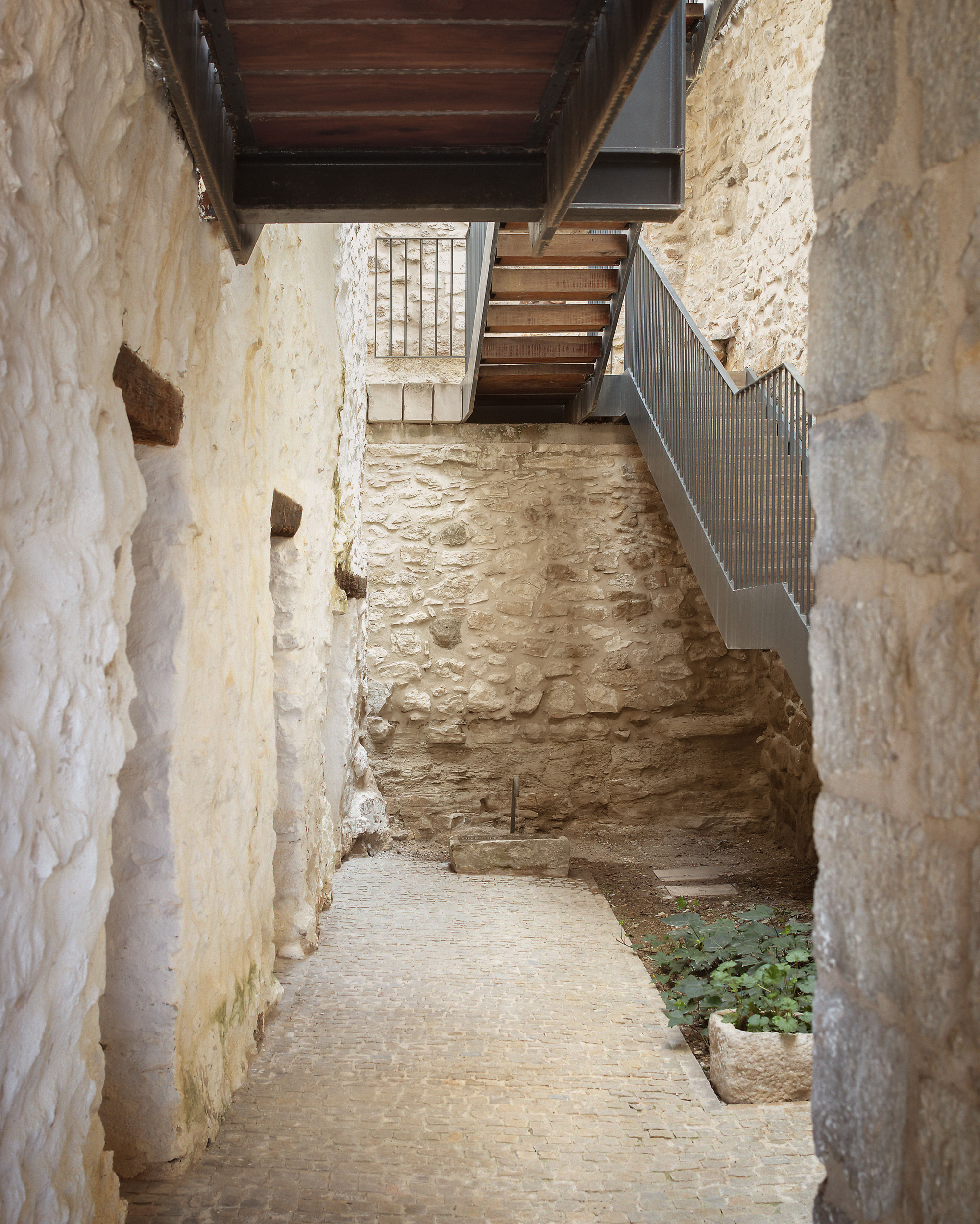 Gallery of Abbey House Restoration and Rehabilitation / Antonio Garcia Blay y Jose Antonio Ruiz ...