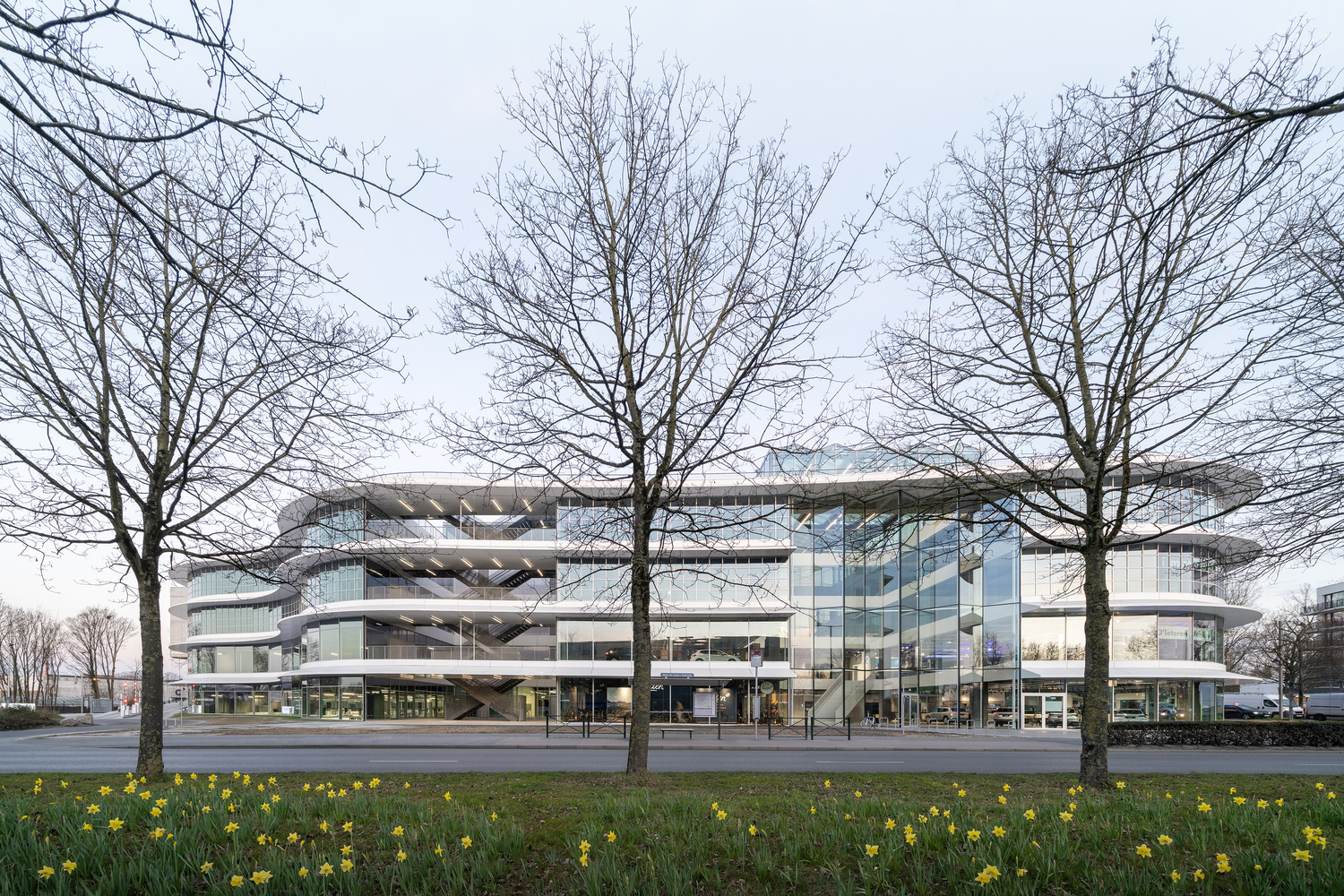 Gallery of Mobilis Automotive Building / XDGA - 7