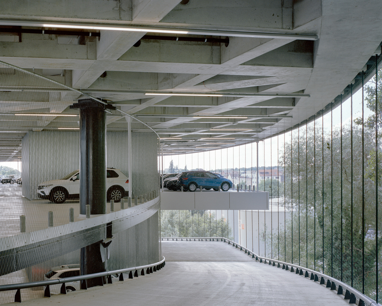 Gallery of Mobilis Automotive Building / XDGA - 5