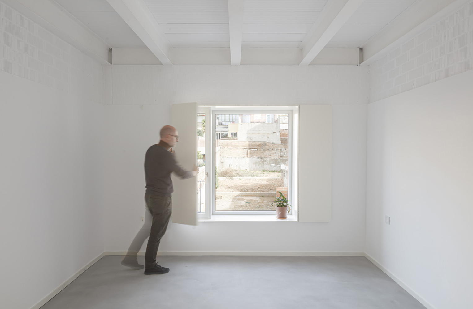 Gallery of Mireia and Toni's House / Vora Arquitectura - 5