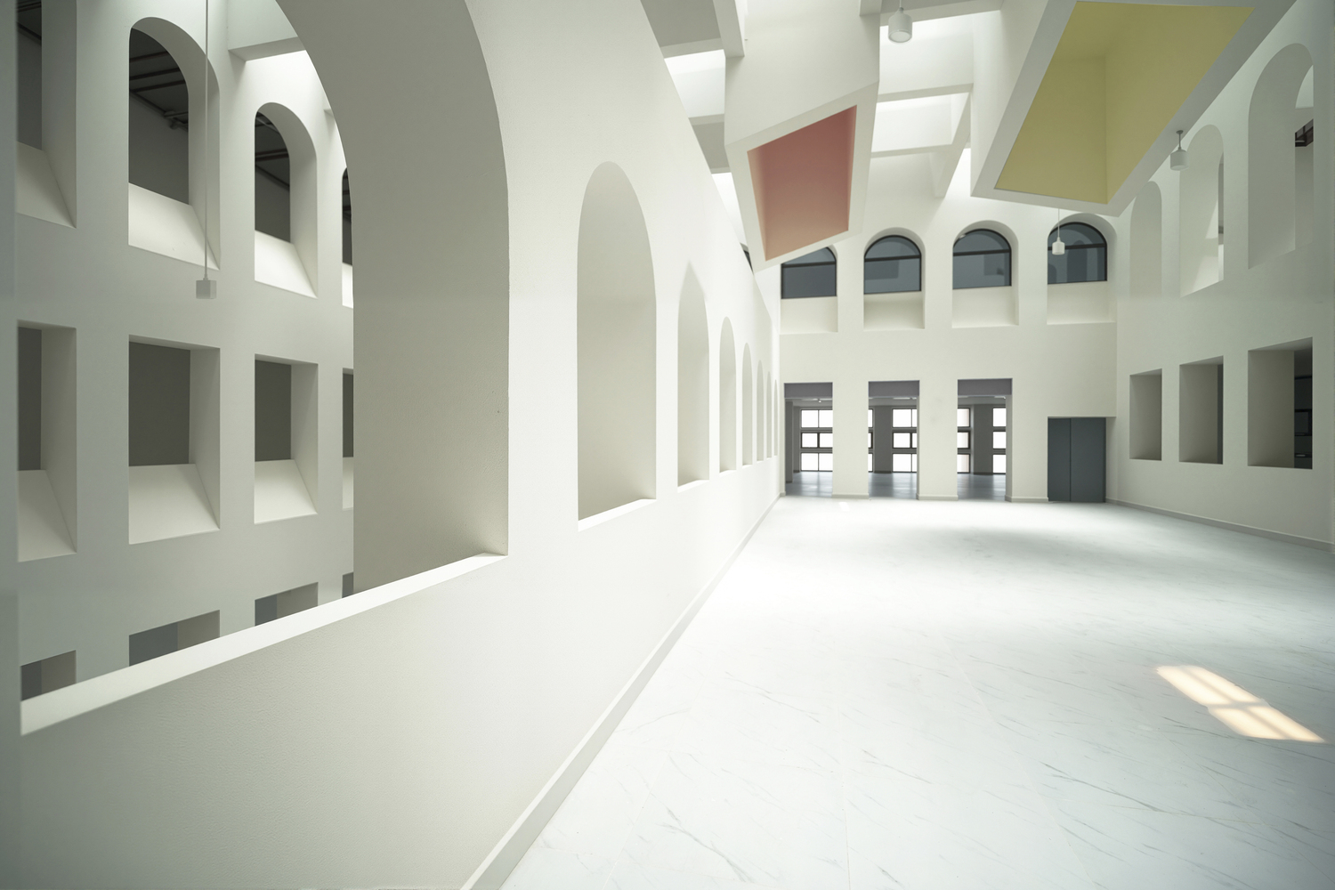 Gallery of Guizhou Media Vocational and Technical School Library ...