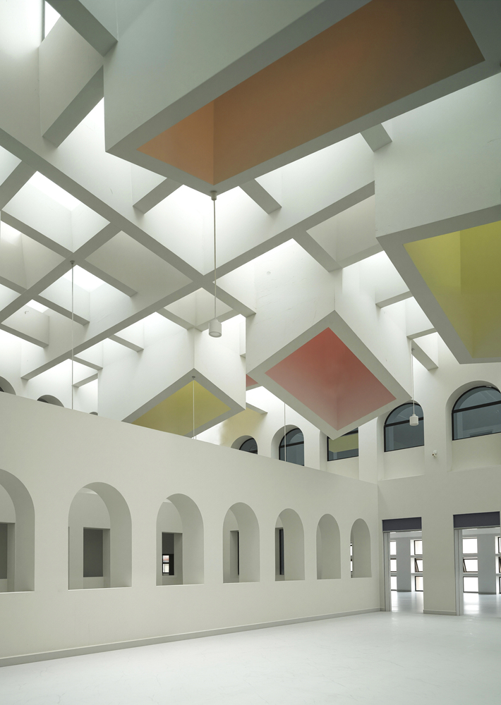 Gallery of Guizhou Media Vocational and Technical School Library ...