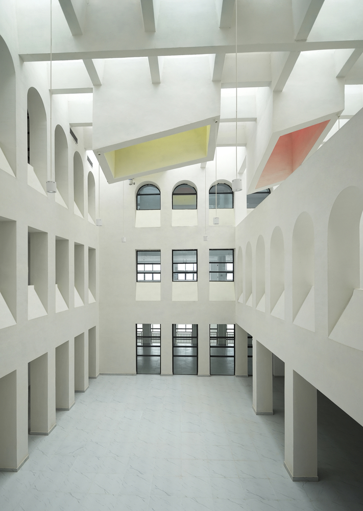 Gallery of Guizhou Media Vocational and Technical School Library ...