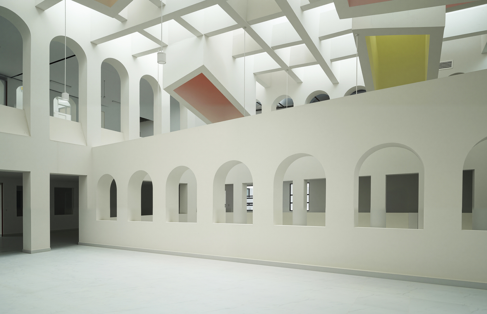 Gallery of Guizhou Media Vocational and Technical School Library ...