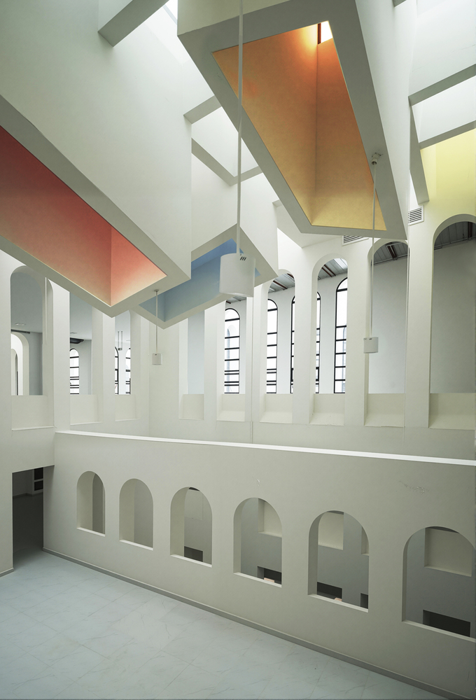 Gallery of Guizhou Media Vocational and Technical School Library ...