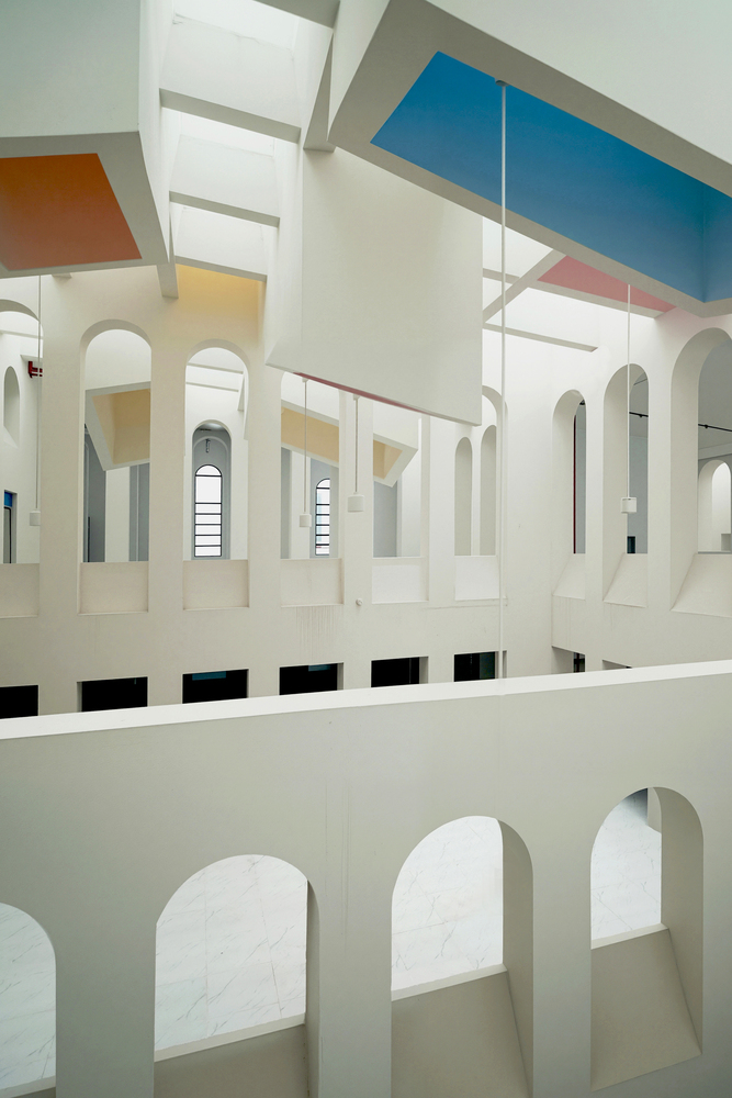 Gallery of Guizhou Media Vocational and Technical School Library ...