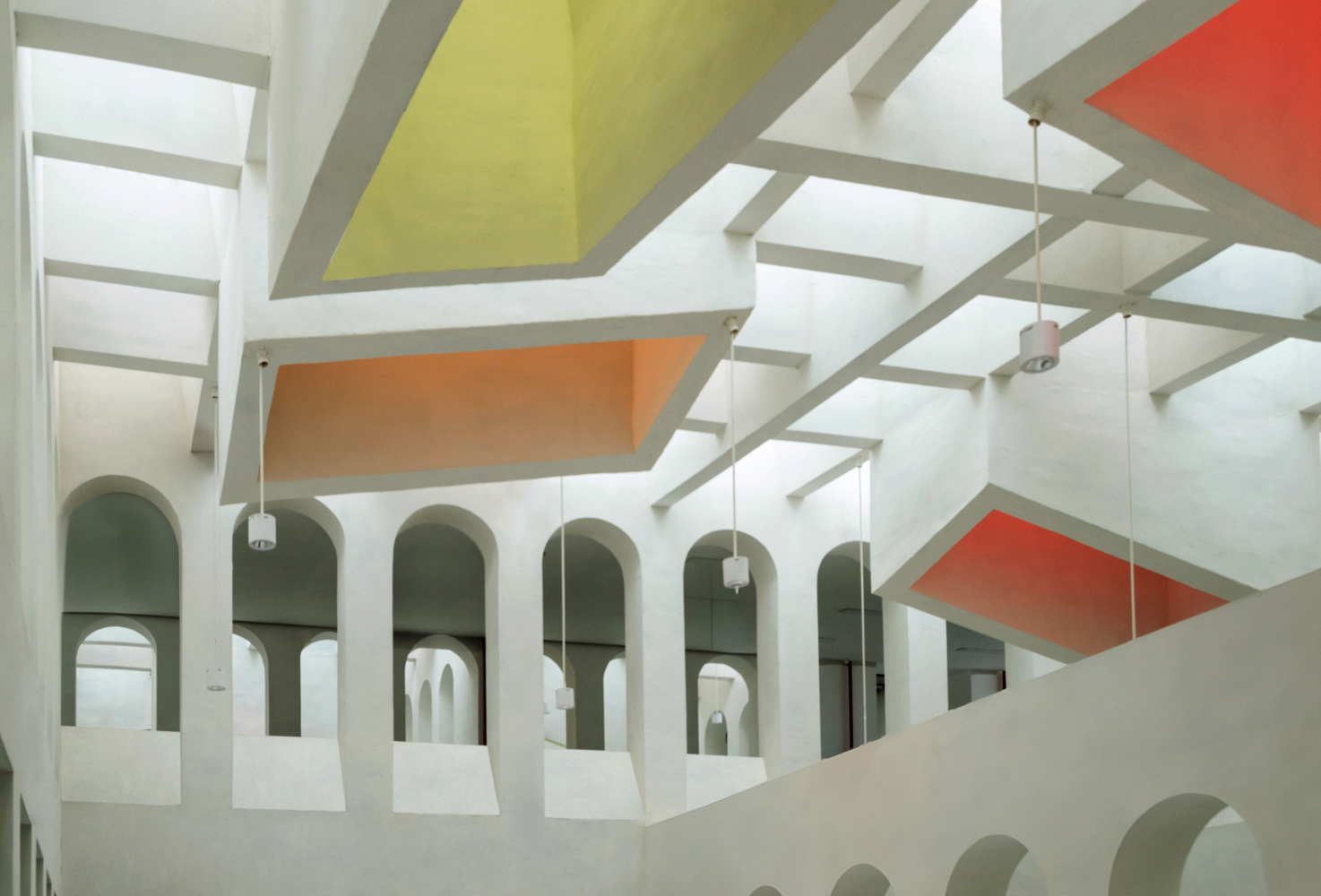 Gallery of Guizhou Media Vocational and Technical School Library ...