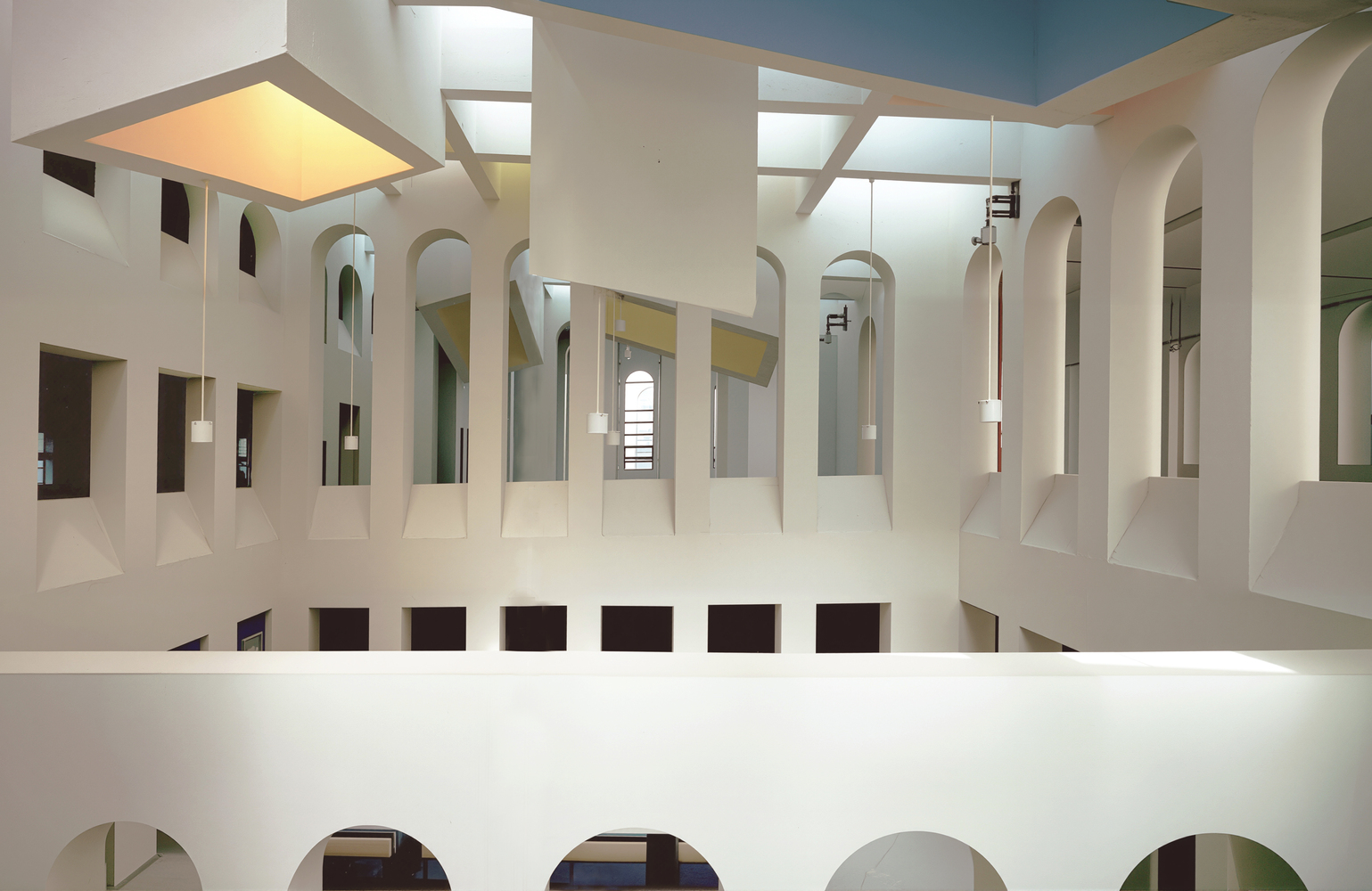 Gallery of Guizhou Media Vocational and Technical School Library ...