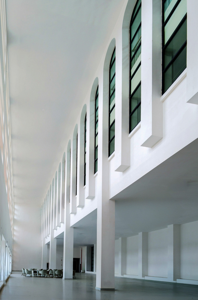 Gallery of Guizhou Media Vocational and Technical School Library ...
