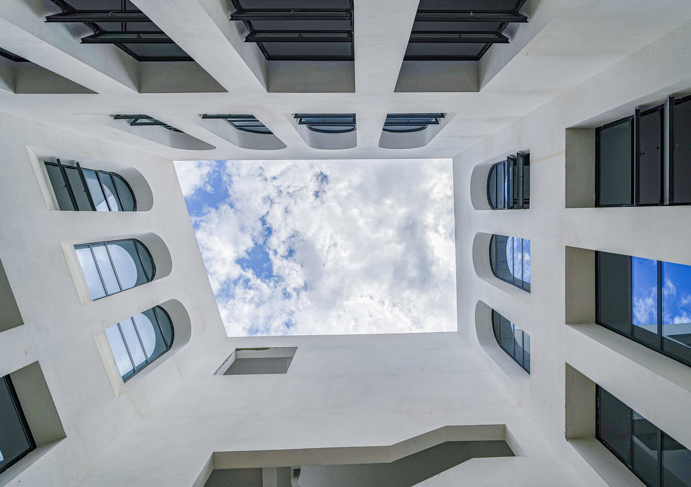 Gallery of Guizhou Media Vocational and Technical School Library ...