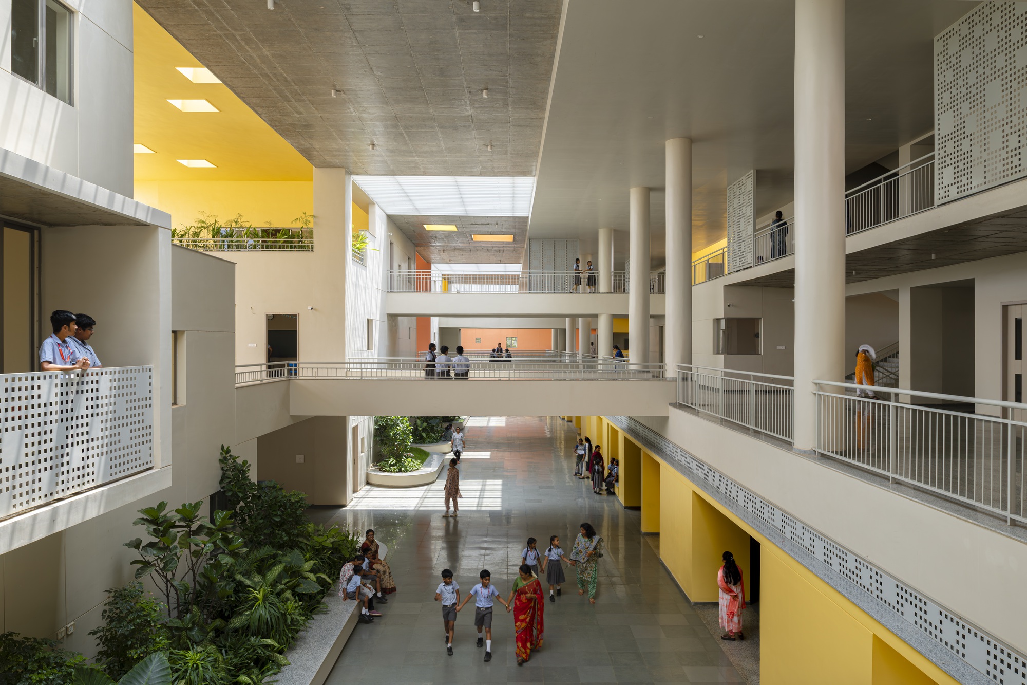 Gallery of Rainbow International School / Spacefiction studio - 23