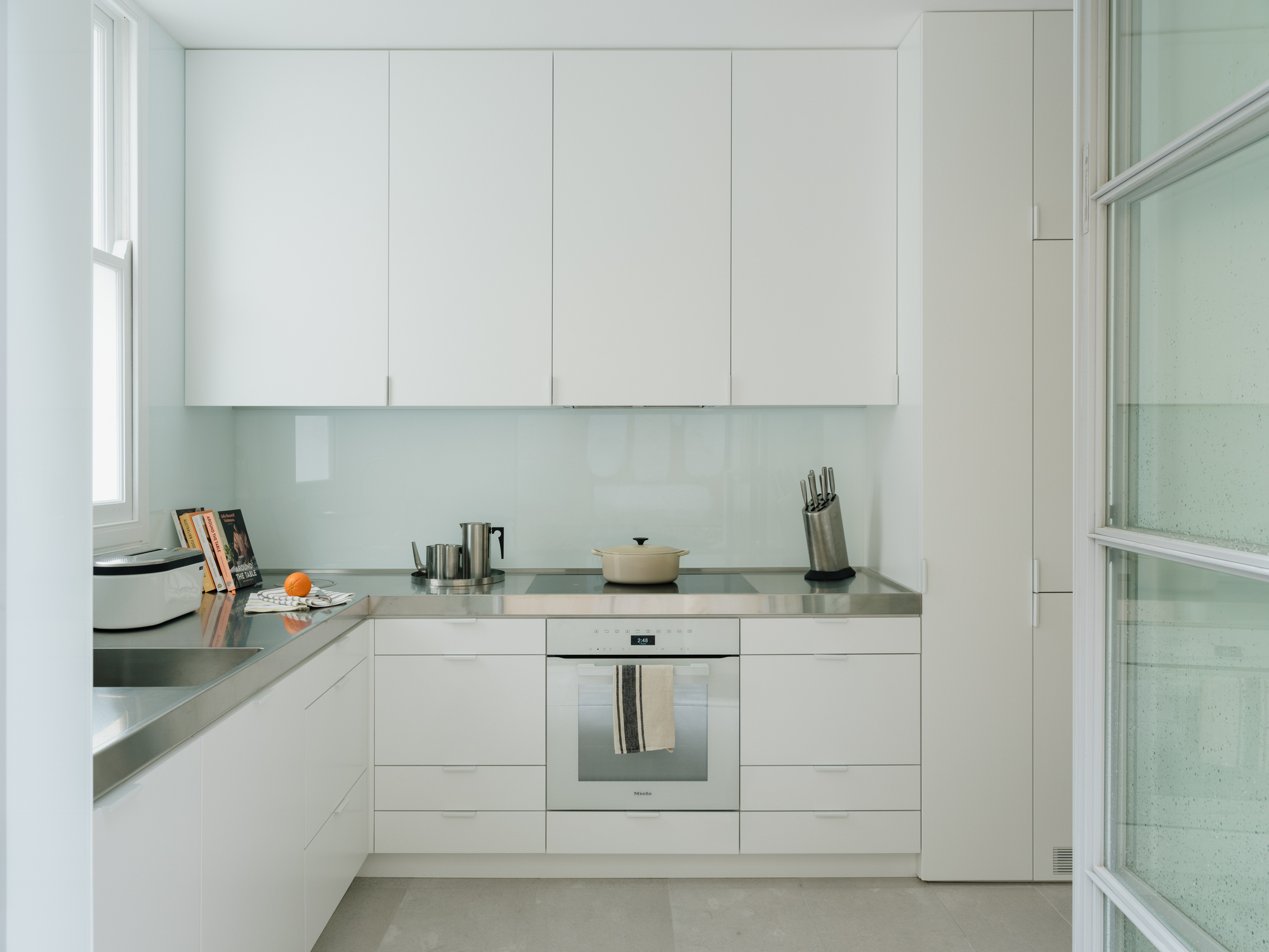 Gallery of Back to Front House / Ian Moore Architects - 12