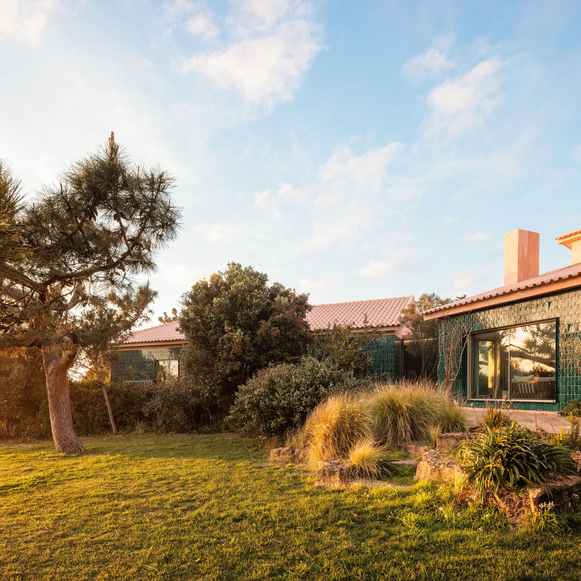 Gallery of House Azóia AIP / João Tiago Aguiar, Arquitectos - 40