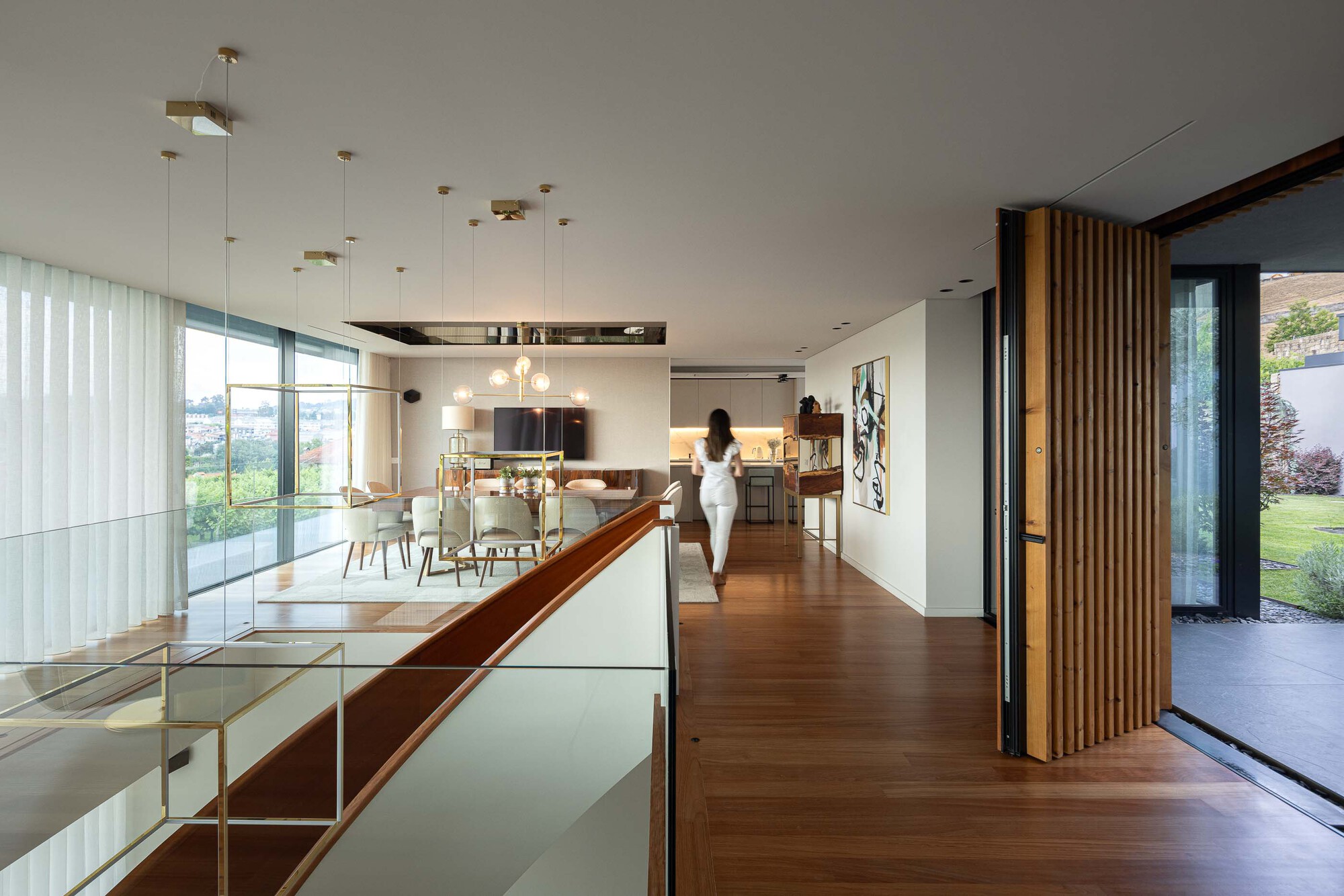 Gallery of Hillside House / Ricardo Azevedo Arquitecto - 14