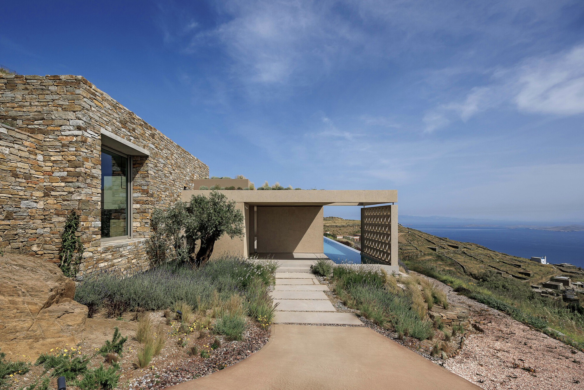 Gallery of The Slot House / Katerina Valsamaki Architects - 3