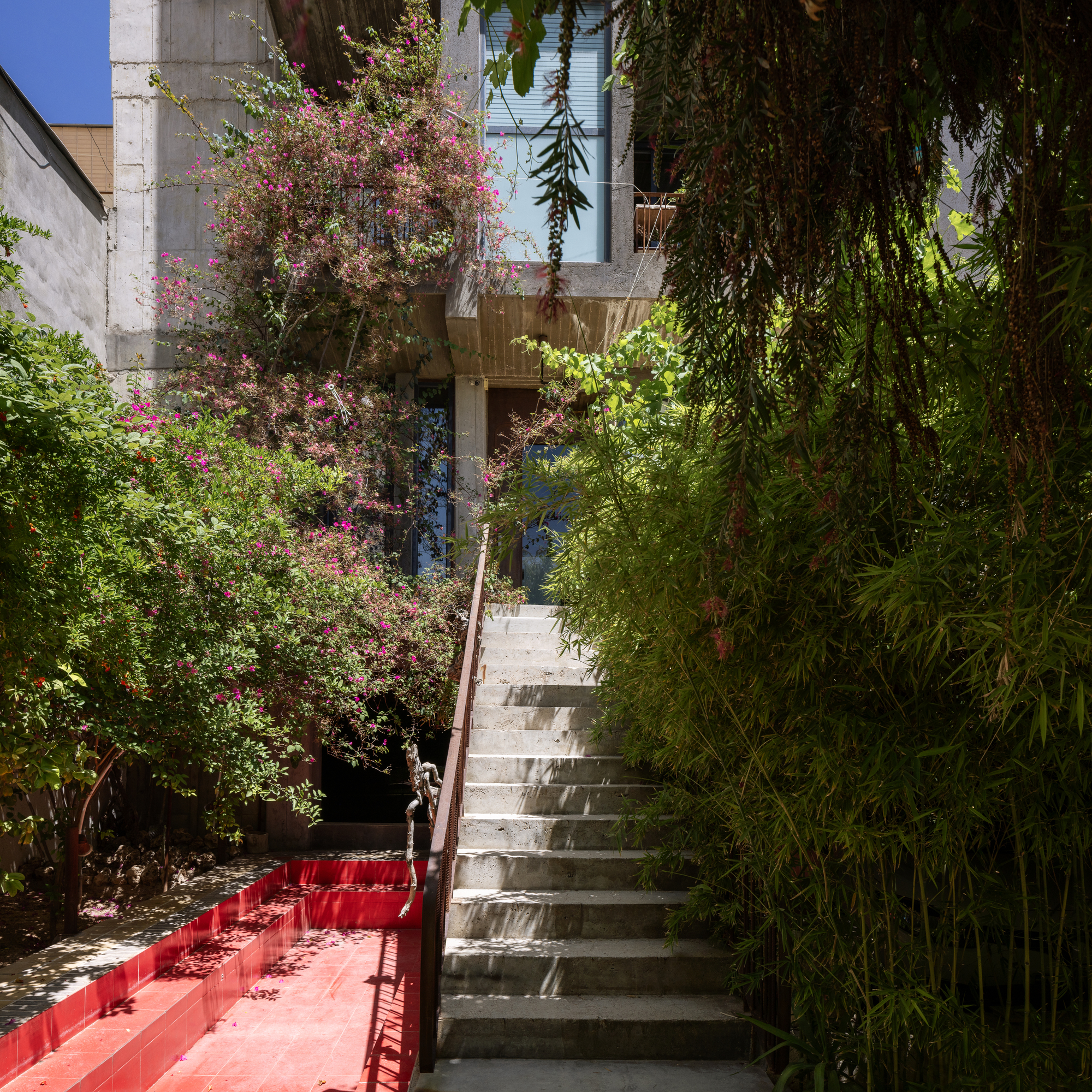 Gallery of Dwelling the Absent: Residential Apartment for Maryam and Faraj Shiraz / Alborz ...