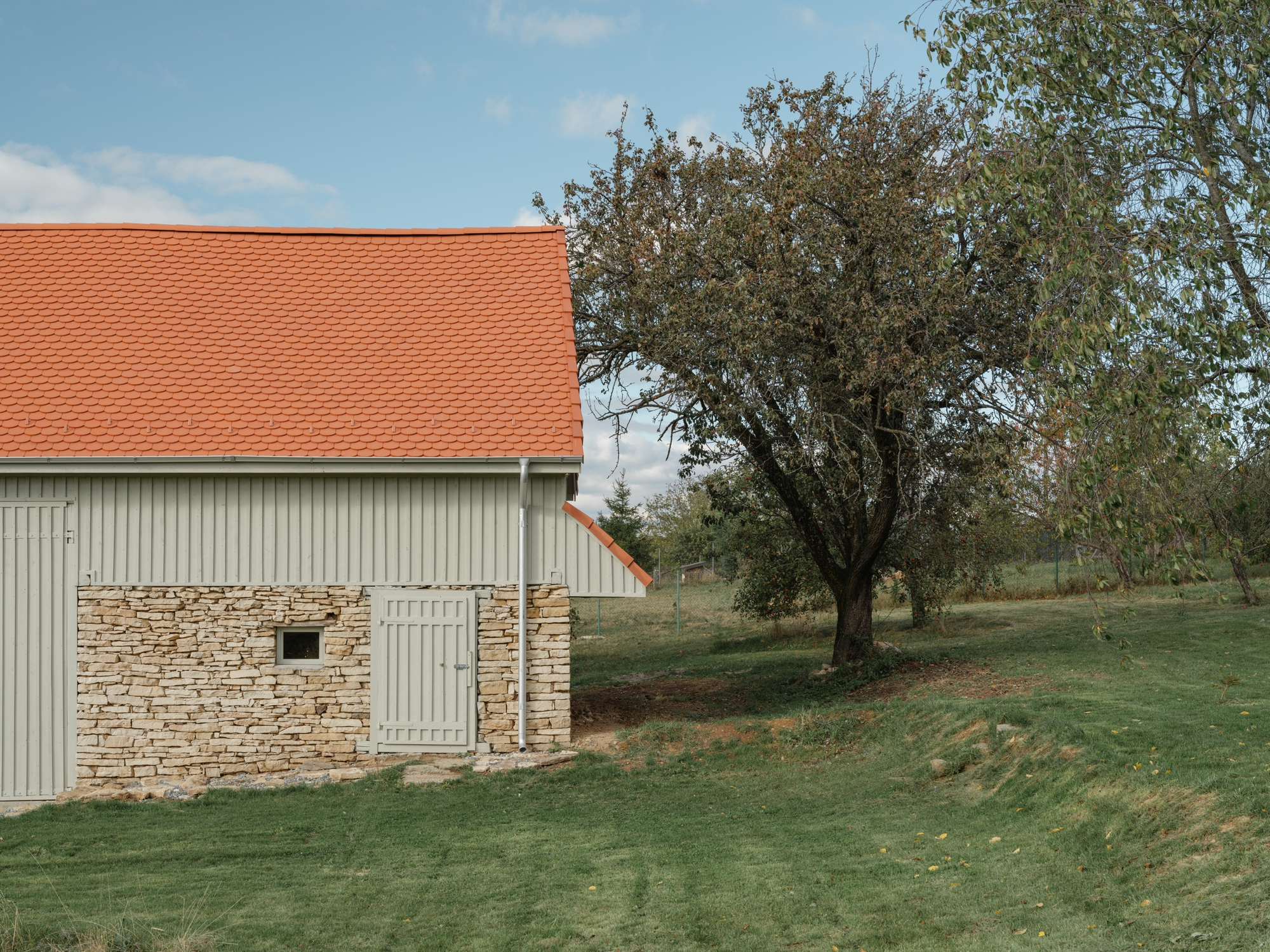 Gallery of Recovery of a Country House and Barn / Vlad Sebastian Rusu - 8