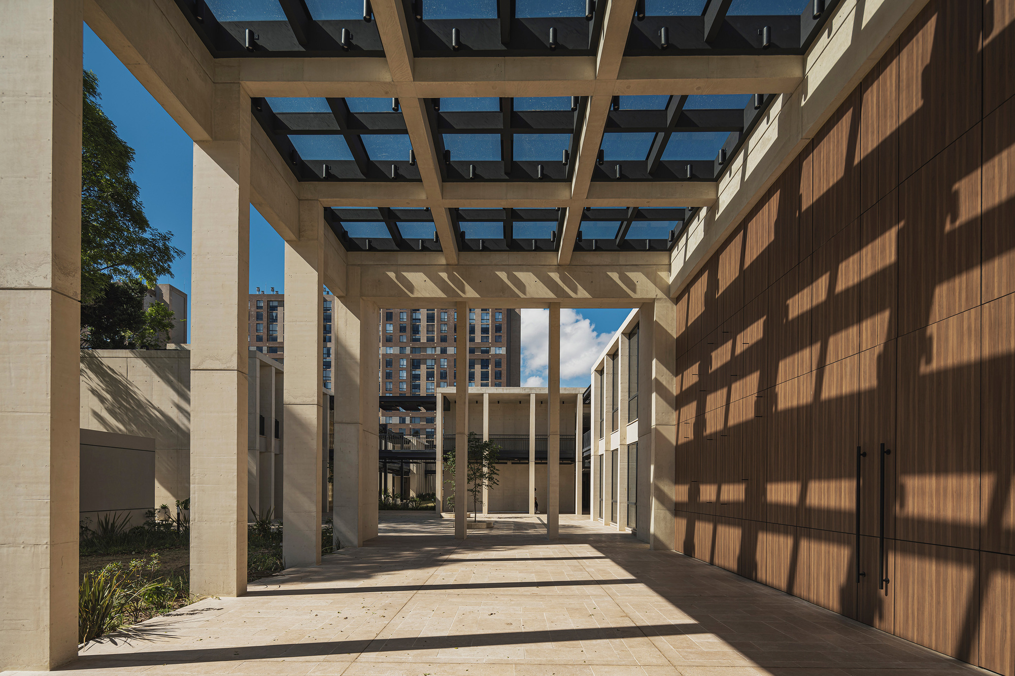 Gallery of Colombo Hebrew College / Aarón Cohen + Angélica Mejía + Camilo Sellamén + Camilo ...
