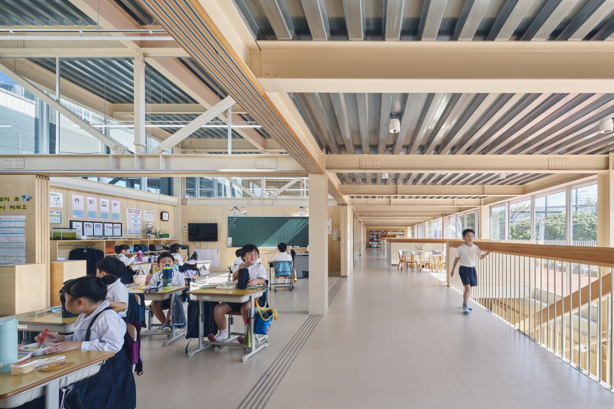 Gallery of Kawasaki Korean School / Taiga Kasai + Chong Aehyang Architecture / KACH - 24