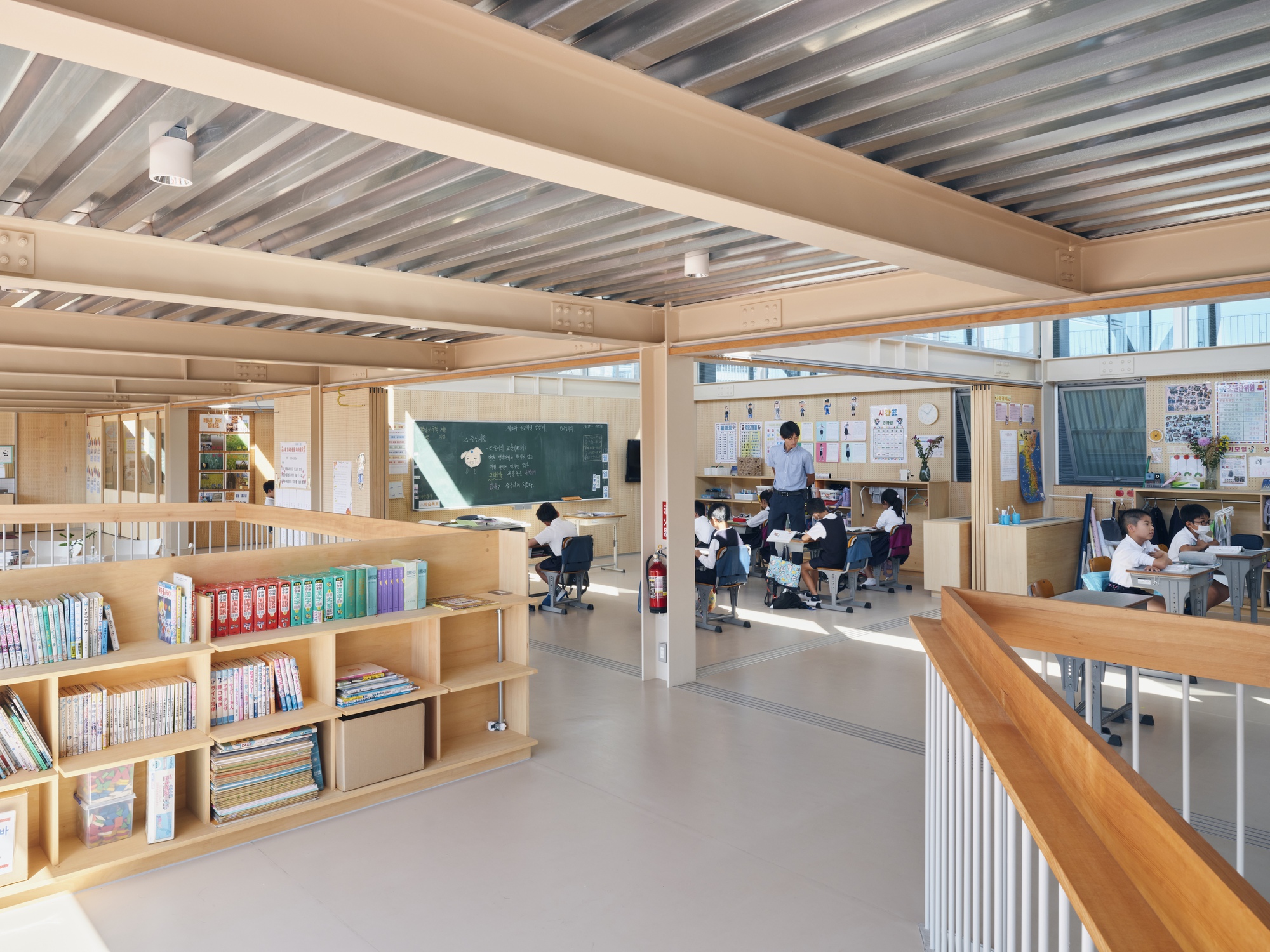 Gallery of Kawasaki Korean School / Taiga Kasai + Chong Aehyang Architecture / KACH - 34
