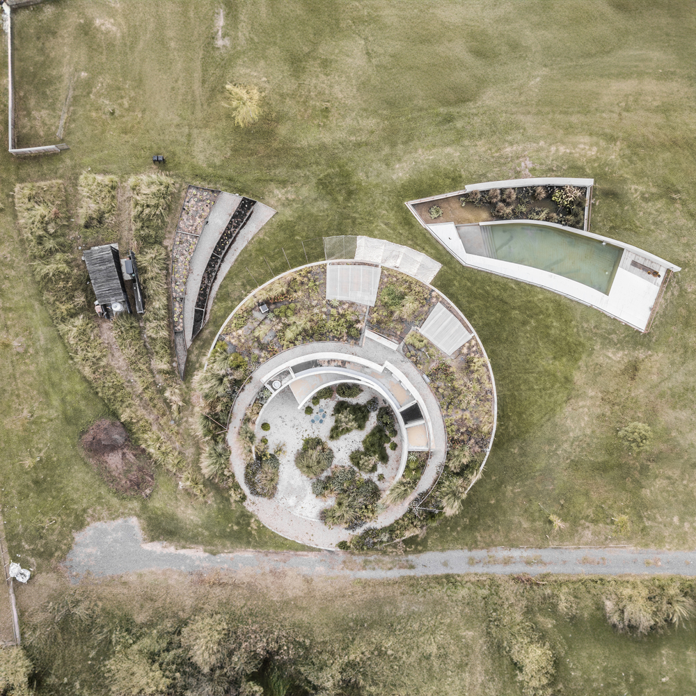 Gallery of Houses in Argentina: Green Roofs That Blend Architecture and Landscape - 7