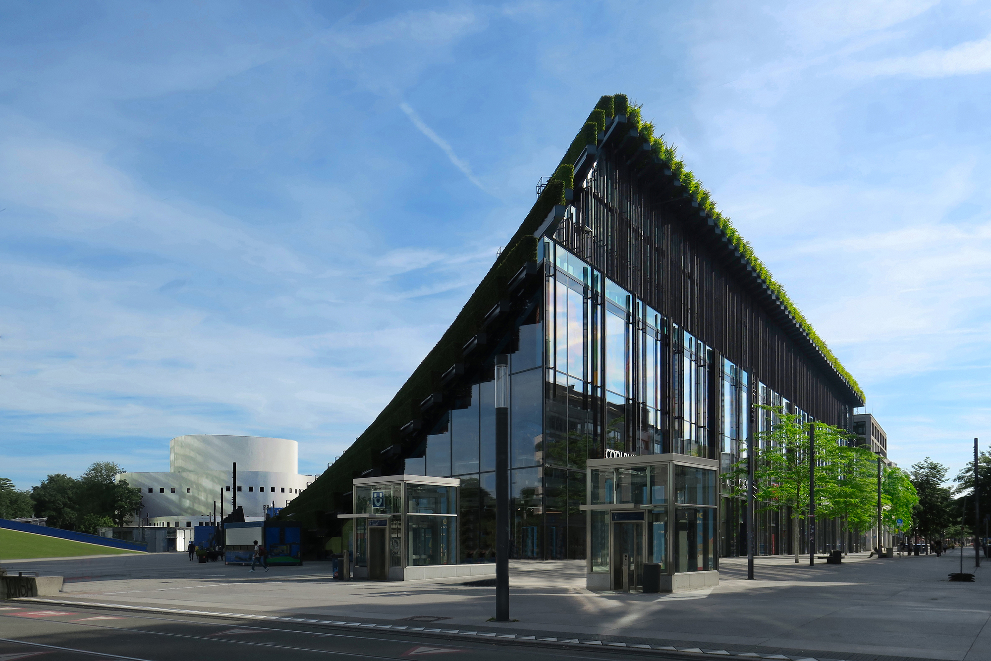 Gallery of Paul Clemence Captures Ingenhoven Architects’ Kö-Bogen II ...