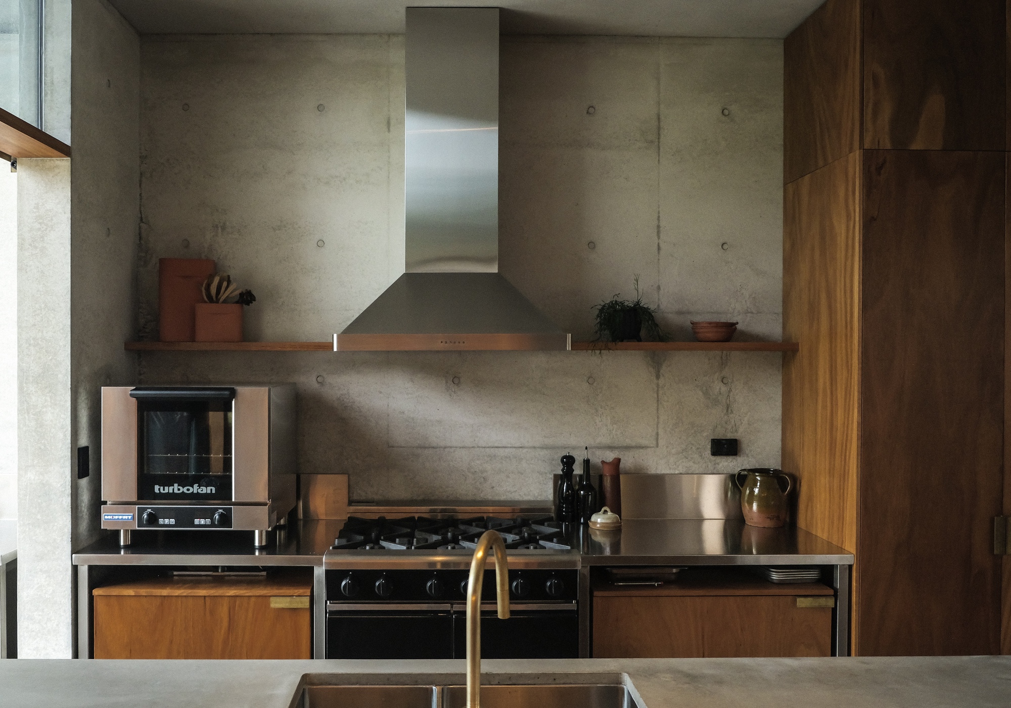 Gallery of Lagoon House / Peter Stutchbury Architecture - 10