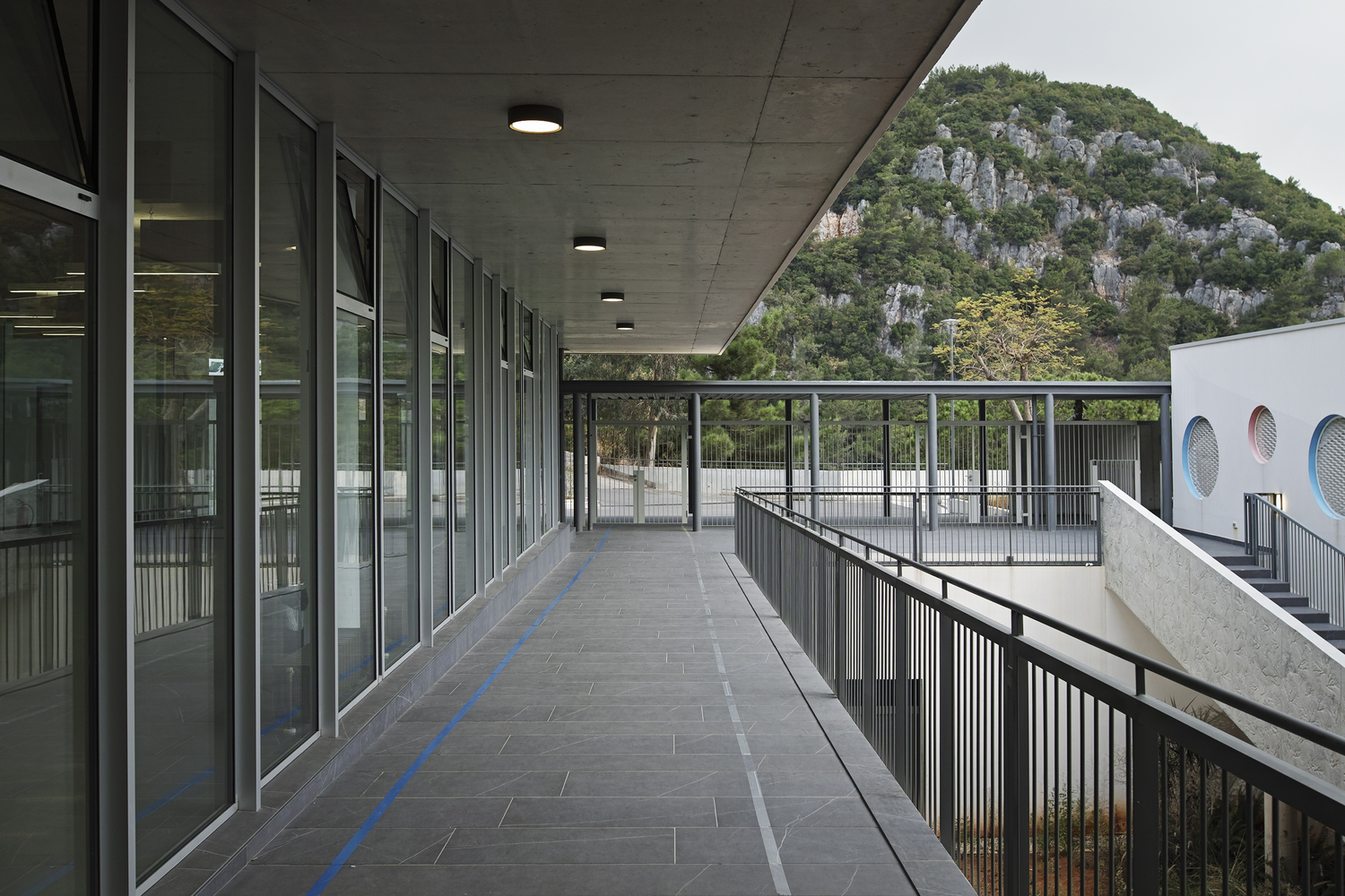 Gallery of Collège Louise Wegmann / Dagher Hanna & Partners - 12