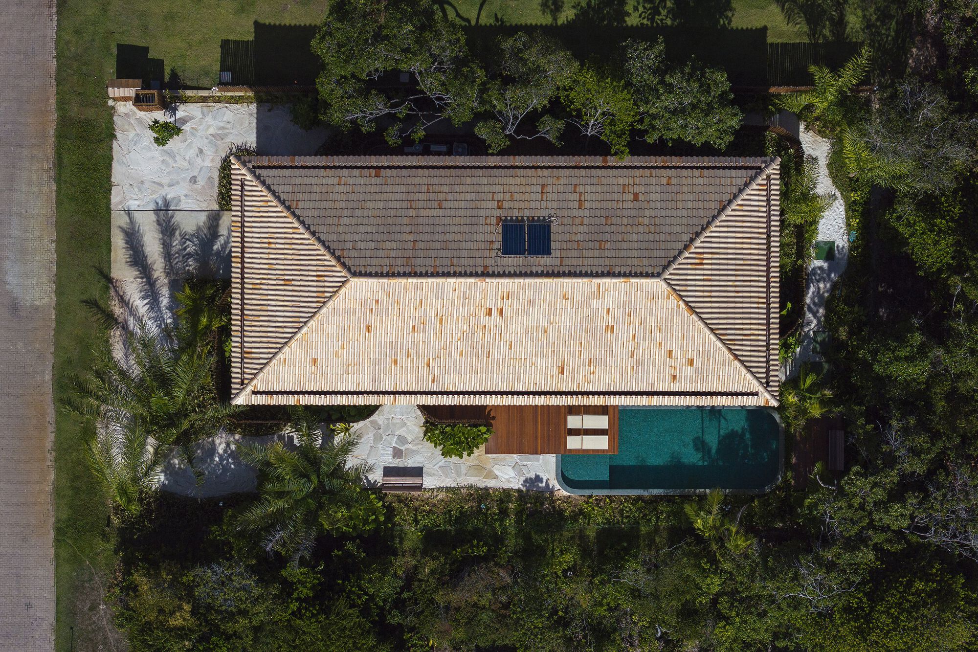 Gallery of Inaê House / MACh Arquitetos - 22