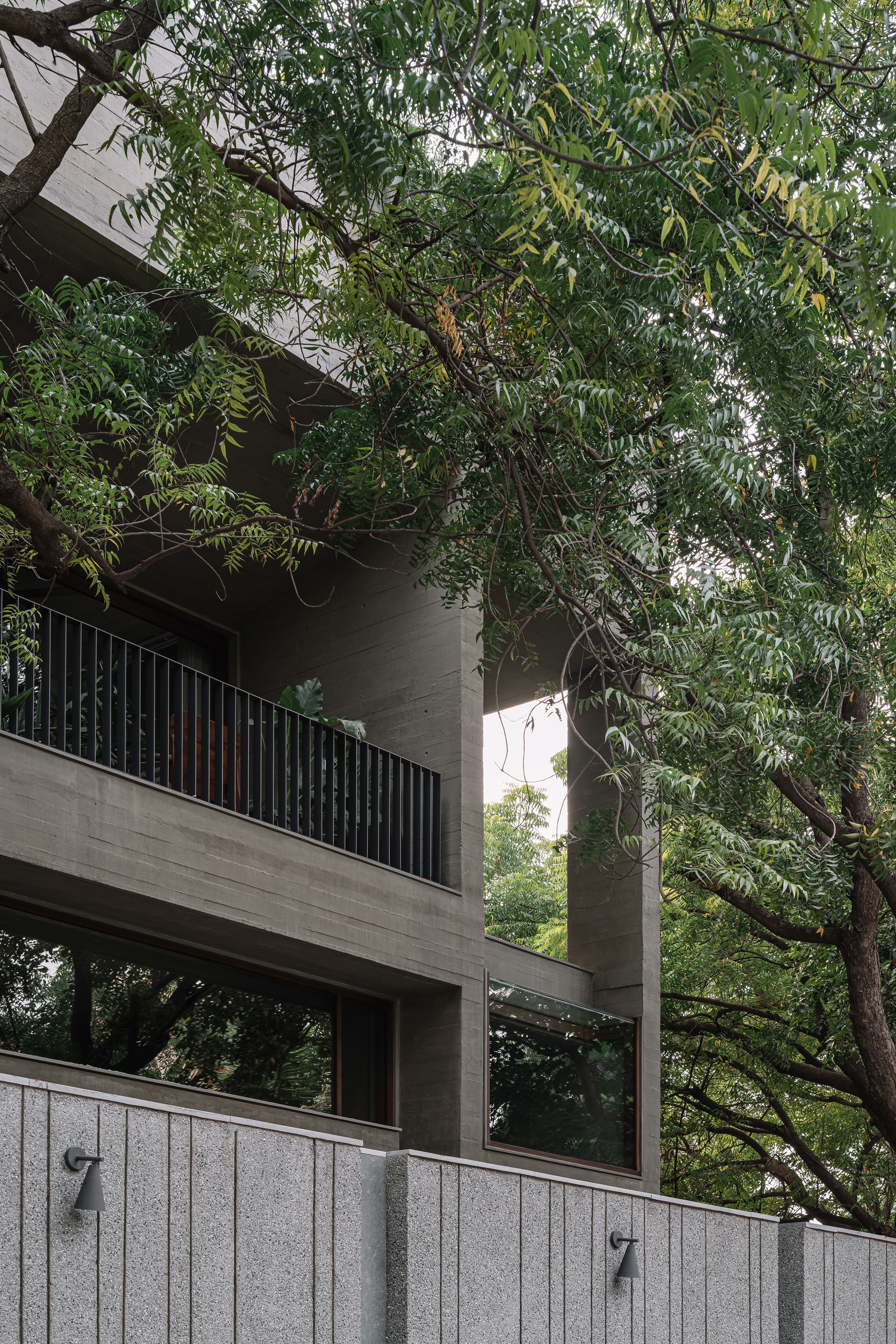 Gallery of MS House / Studio Saransh - 36