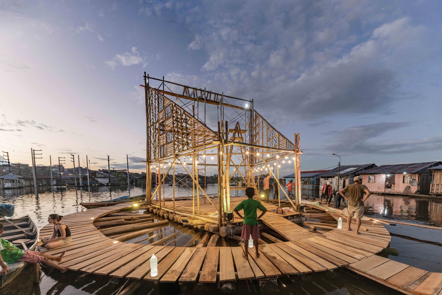 Galería de Escenario Flotante Principal de Muyunafest 2025 / Espacio ...