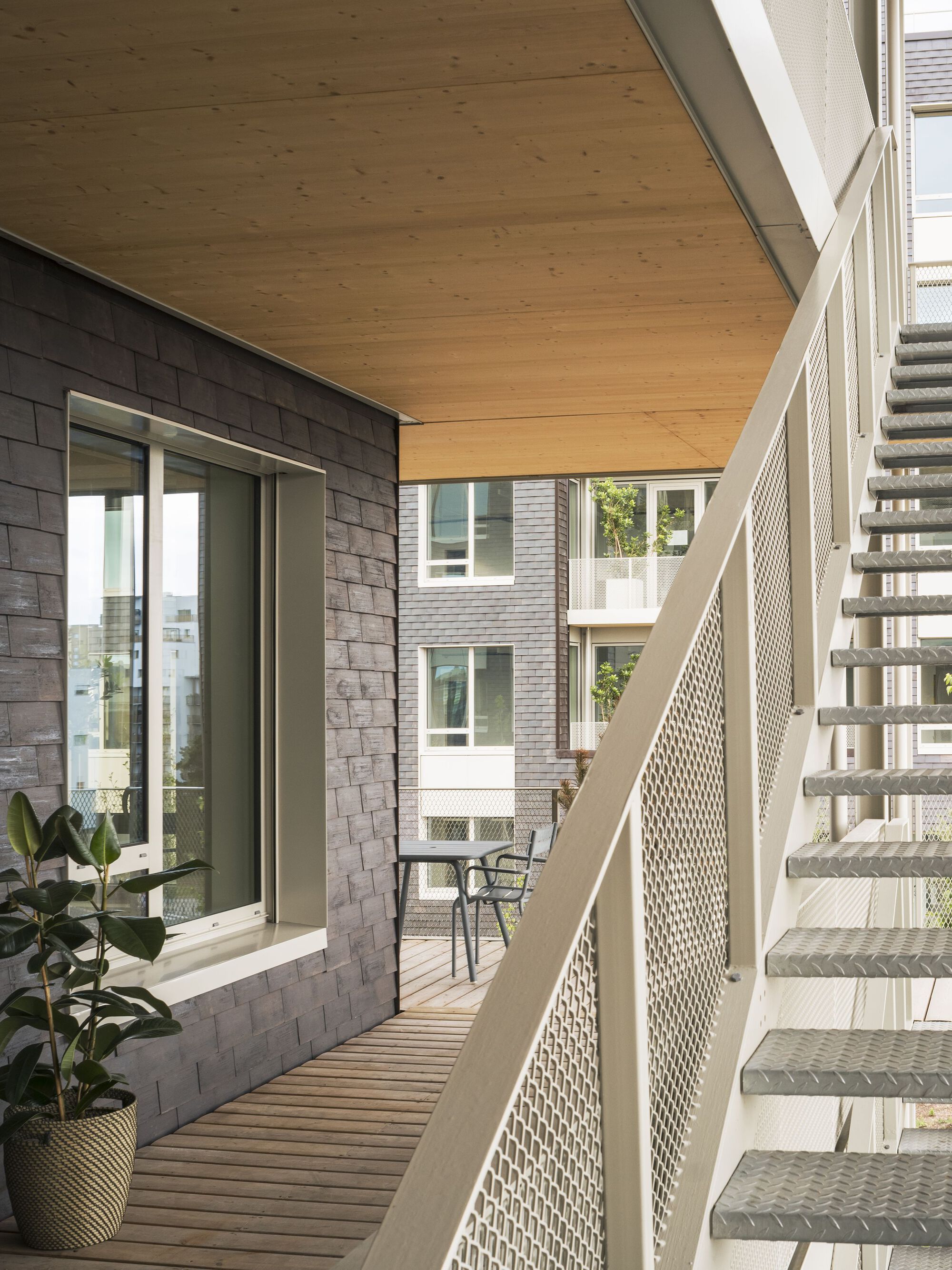 Gallery of Multimodal Hub and Offices / DREAM + AIA Life Designers - 16