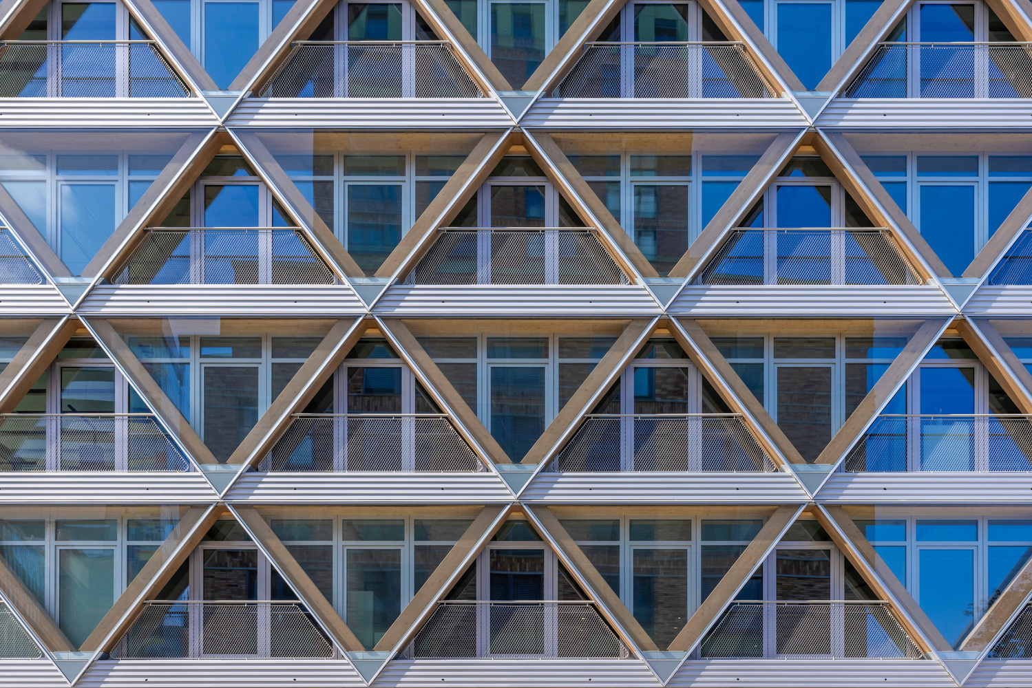 Gallery of The Cradle Office Building / HPP Architects - 16