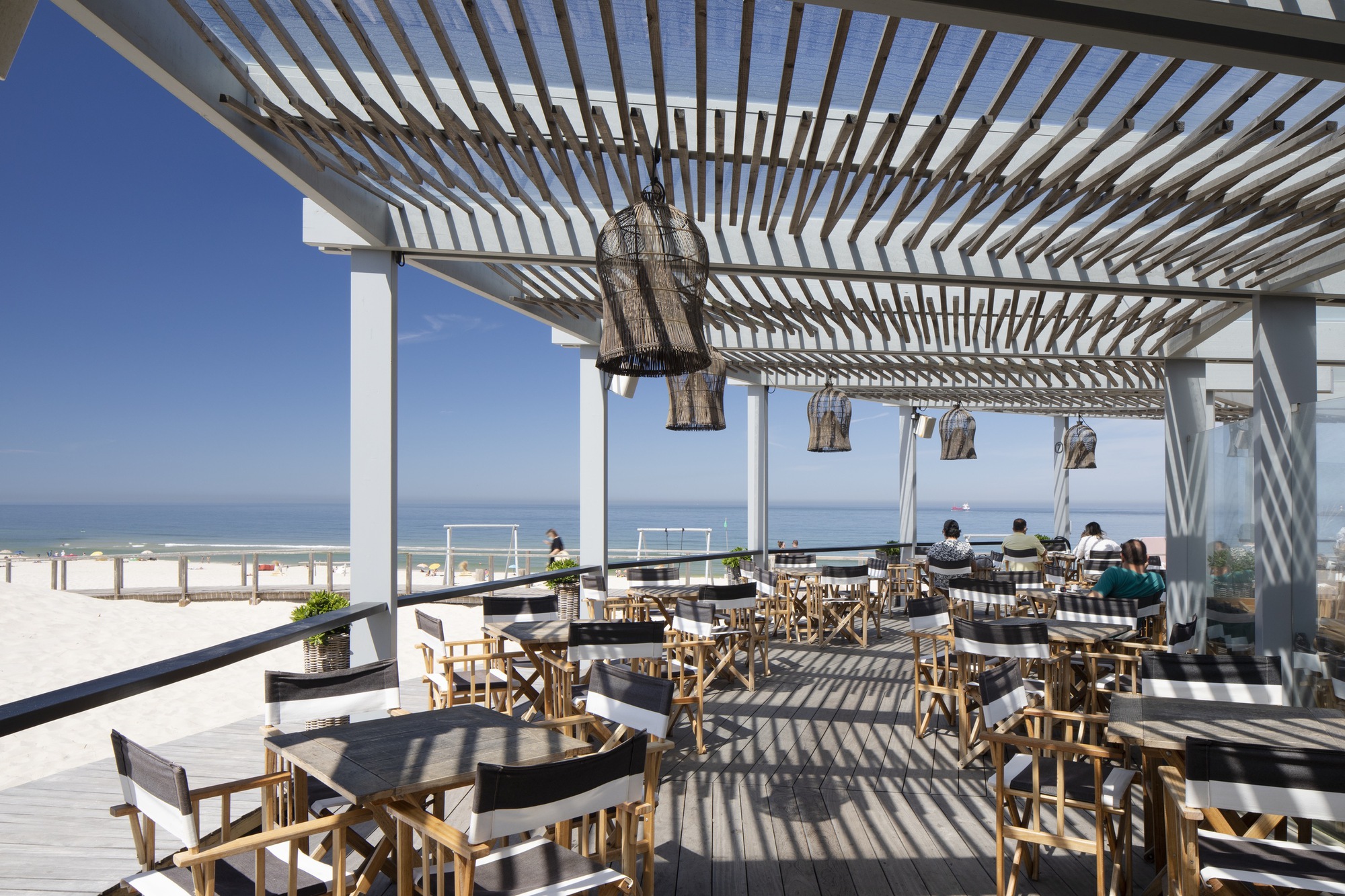 Gallery of Sétimo Ano de Praia Beach Support Facility / Lousinha ...