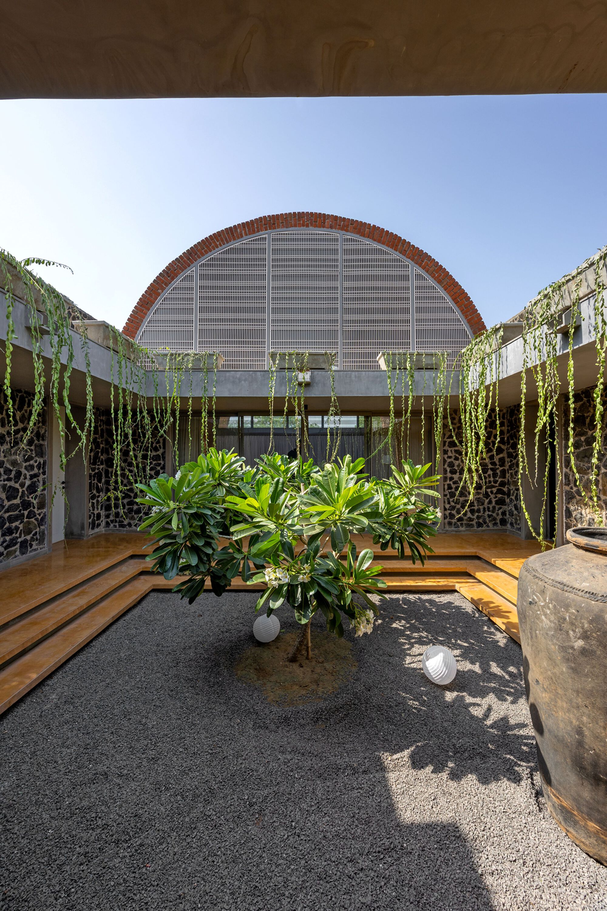 Gallery of Vault House / MS DESIGN STUDIO - 3